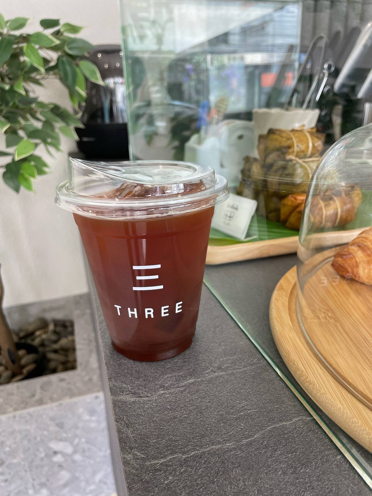 รีวิว THREE Cafe - กาแฟดี หอม อร่อย Bright and Fresh