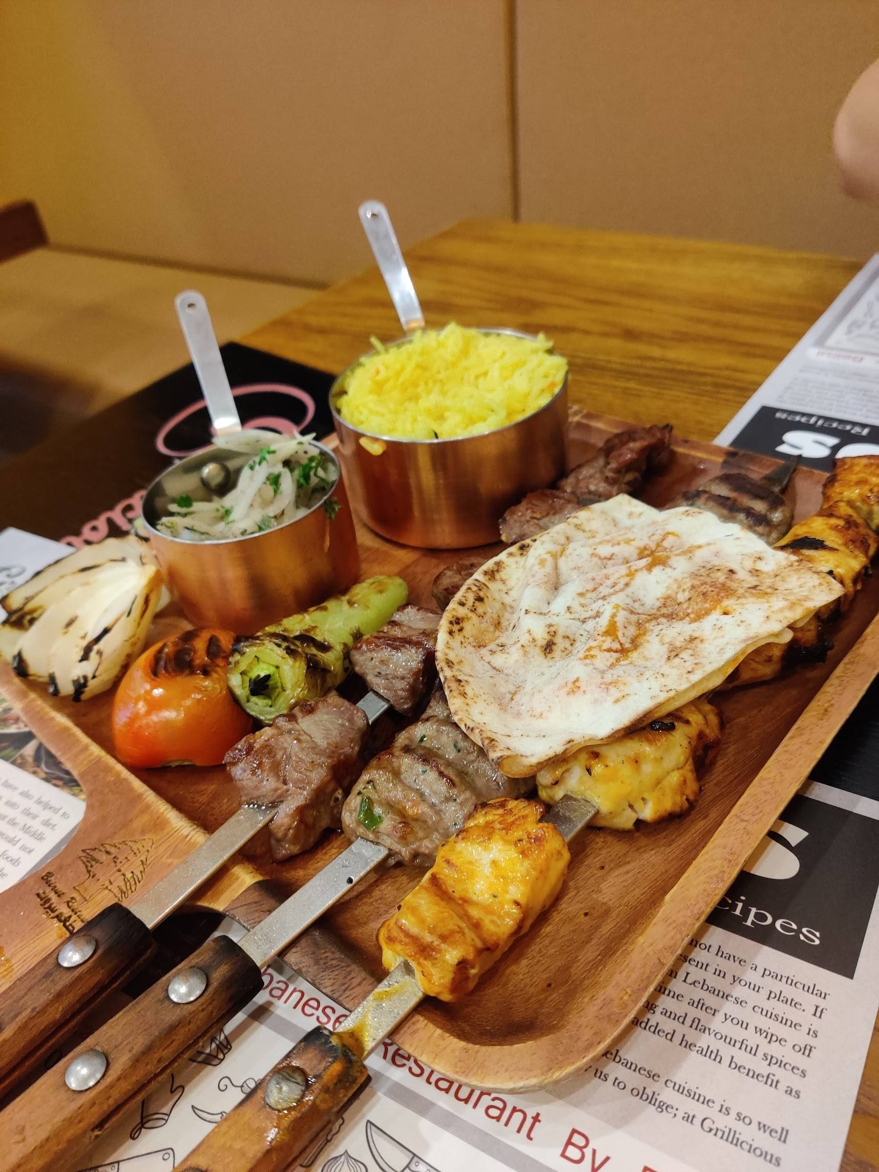 Mixed grill 3 varieties ร้าน Grillicious by Beirut เทอมินอล21 อโศก