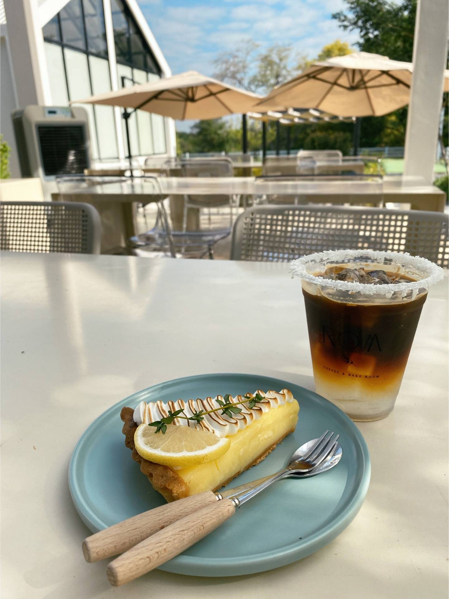 รีวิว ROM Coffee & Bake Room - ร้านบรรยากาศดี กาแฟเข้ม ขนมอร่อย