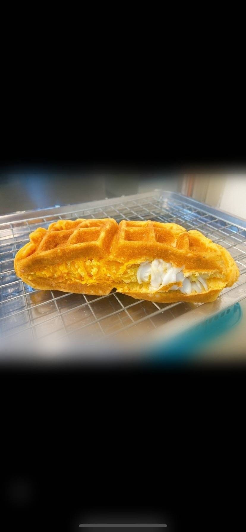 รีวิว 072 ขนมวาฟเฟิลไส้ทะลักคอนโดลุมพินีสุขุมวิท77 waffle nuggets ...