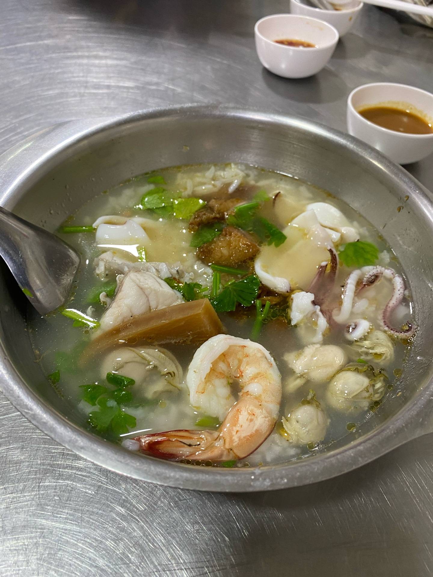 รีวิว ตึ๊งข้าวต้มหัวปลา บางบอน - ข้าวต้มรวมมิตรใส่หอยนางรมและบะเต็งด้วย ...