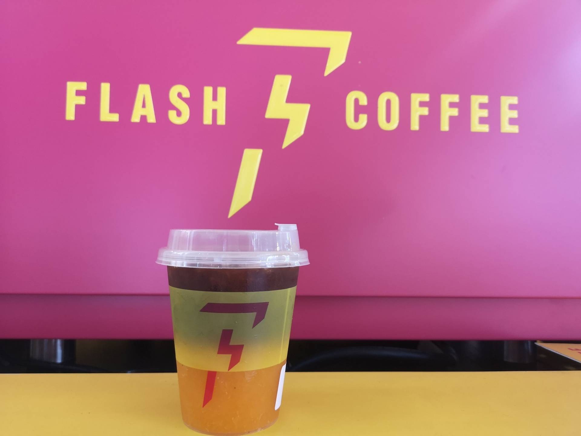 รีวิว Flash Coffee เซ็นเตอร์วัน - ลองกาแฟส้มและโกโก้ค่ะ - Wongnai