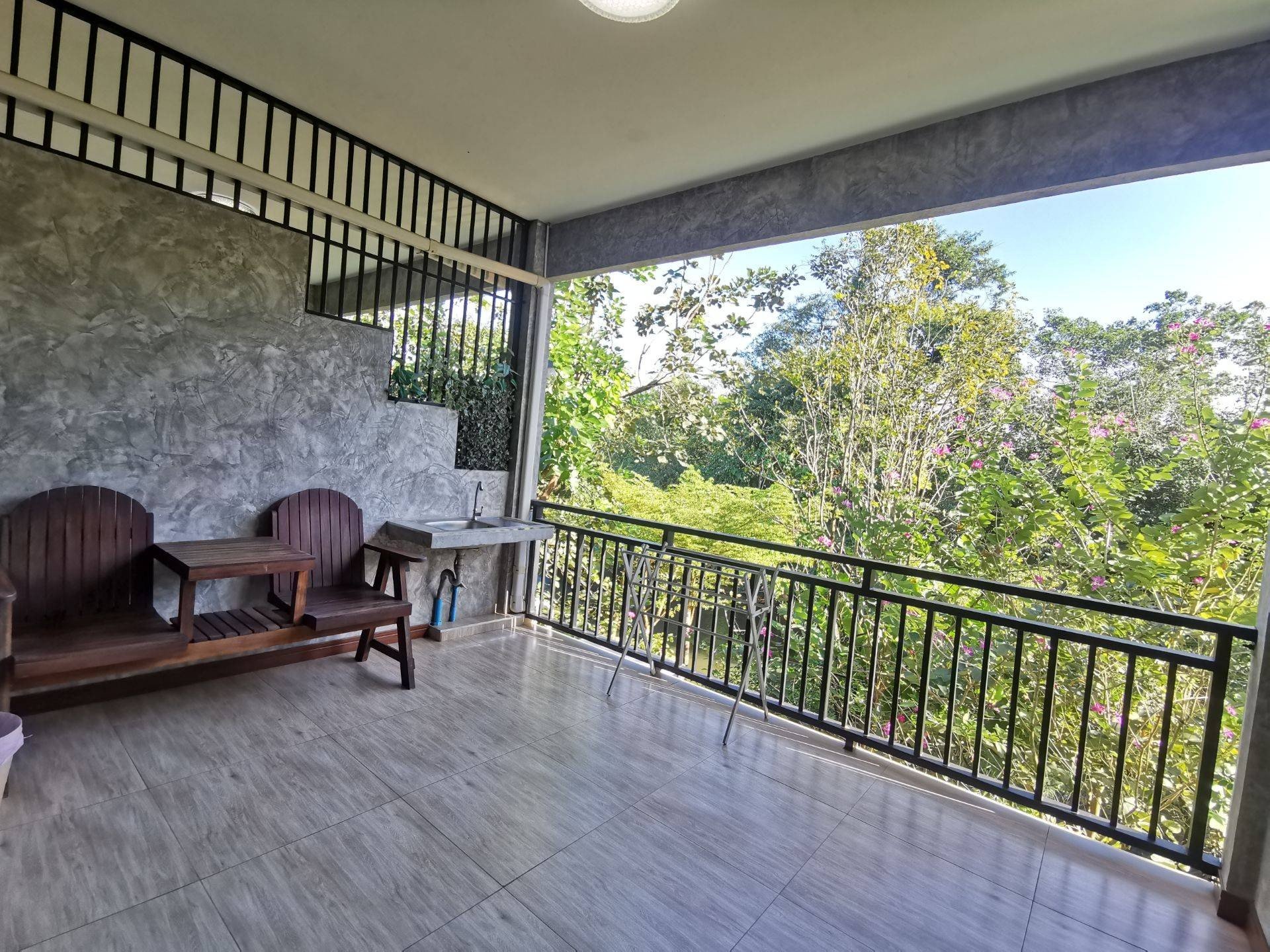 รูป Eaungloung Chan Loft Hill Resort