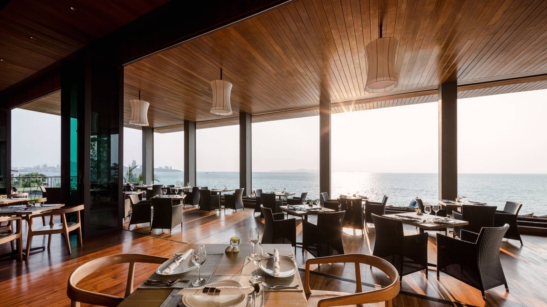 [รีวิว] ร้าน Radius Restaurant at Cape Dara Resort | เมนูแนะนำ รูปภาพ ราคา