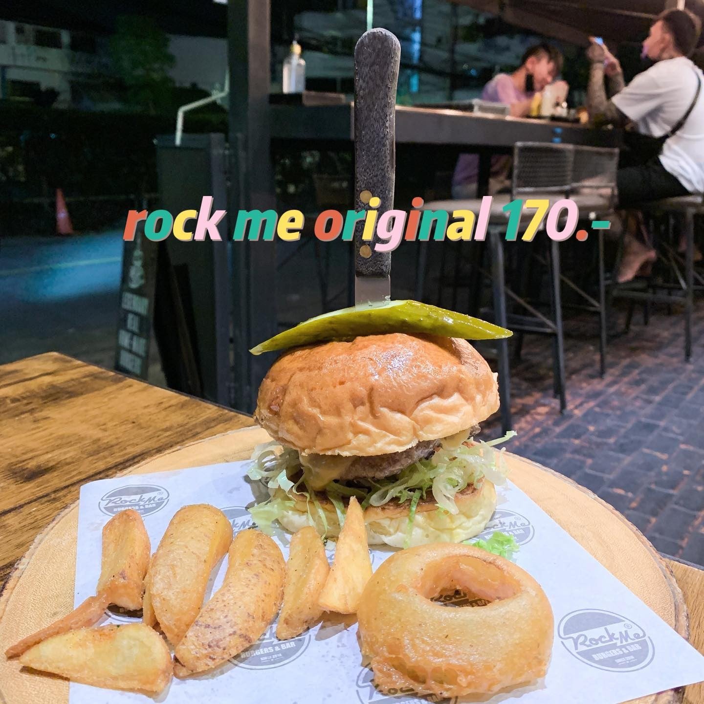 รีวิว Rock Me Burger & Bar นิมมานเหมินท์ - ︎ 🌲🧣 Rock Me Burger