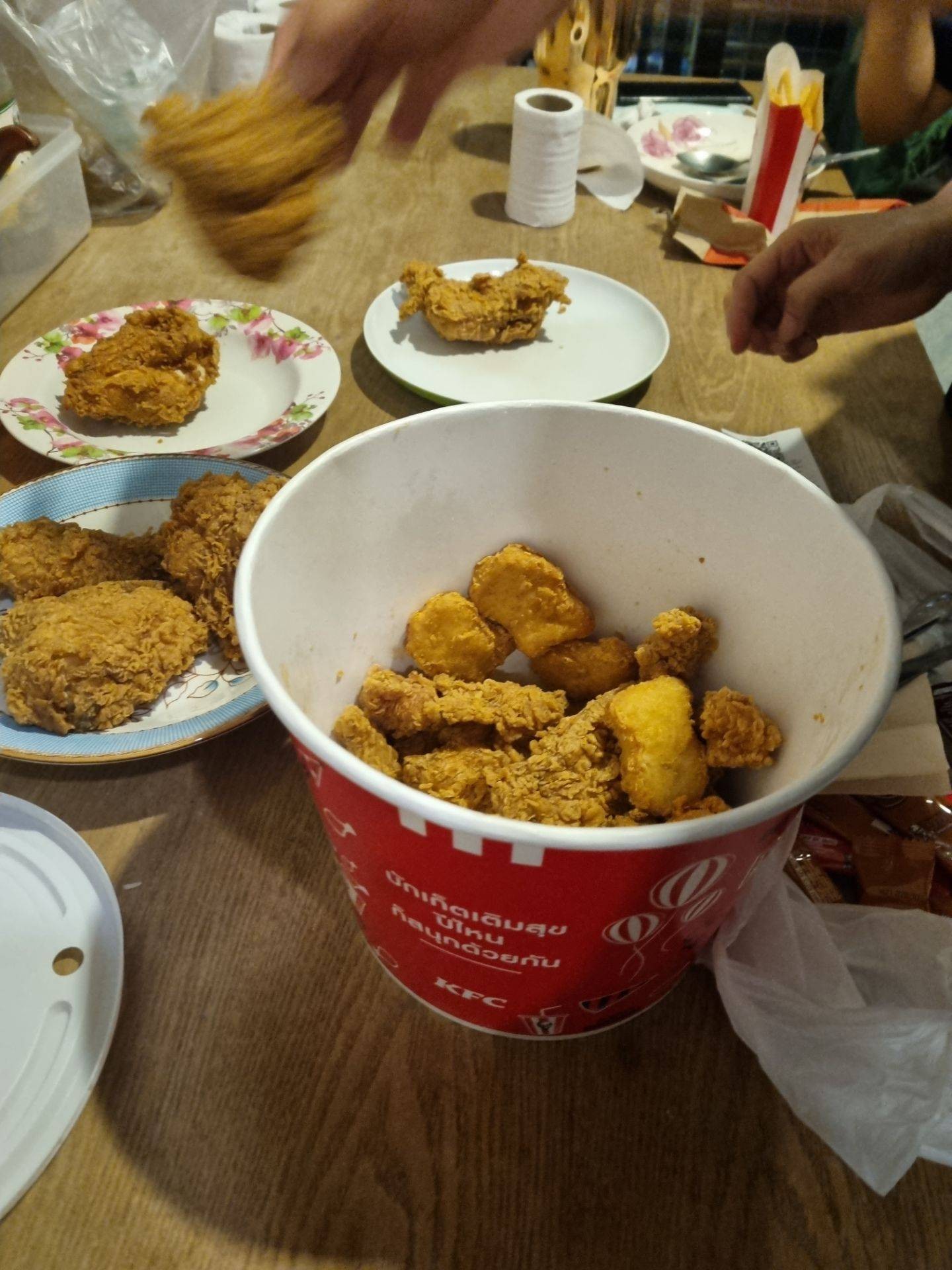 รีวิว KFC โลตัสสุขุมวิท 50 - oh ok KFC ดีนะ ฉลอง