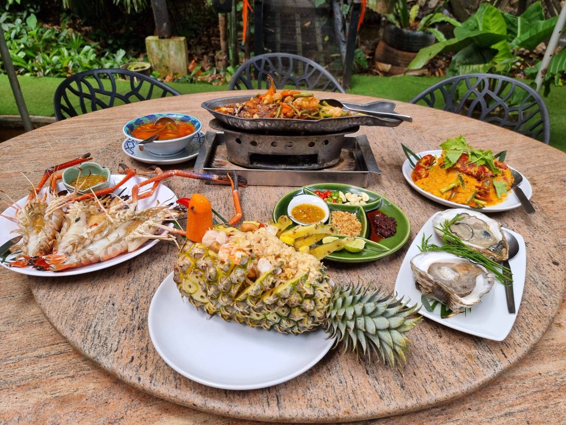 10 ร้านเหล้ากระบี่ เปิดตี้สุดเพลิน สังสรรค์จัดเต็มอาหารและเครื่องดื่ม!