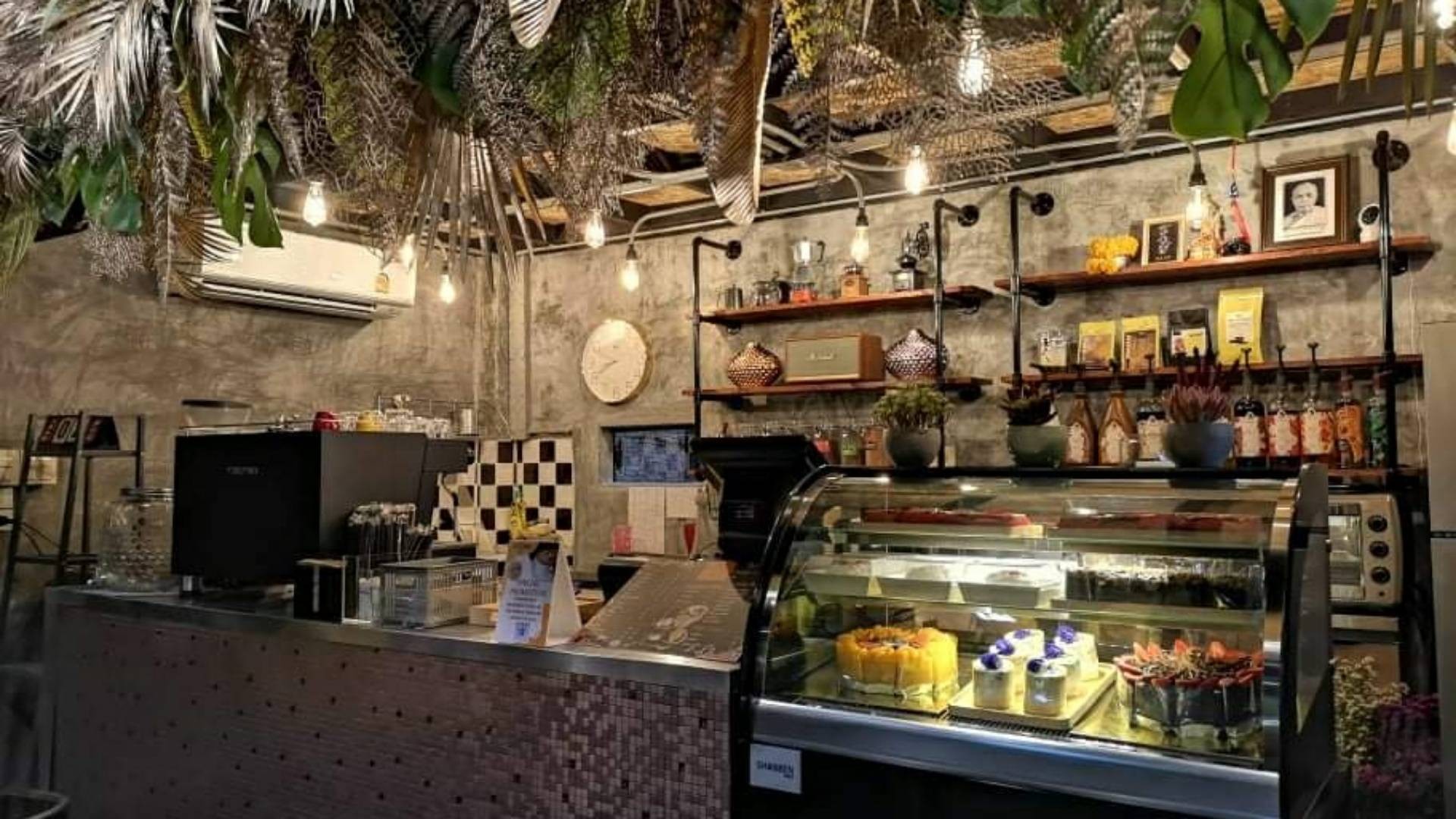 F1&AVA cafe' | สั่งอาหารออนไลน์ล่วงหน้า รับที่ร้านผ่านแอป Wongnai | Wongnai x LINE MAN