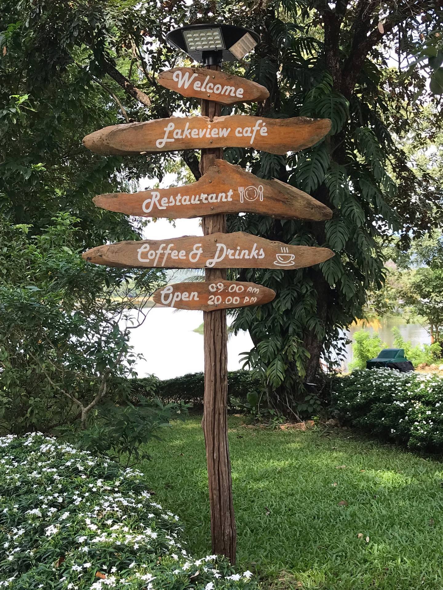 รูป Lakeview Cafe