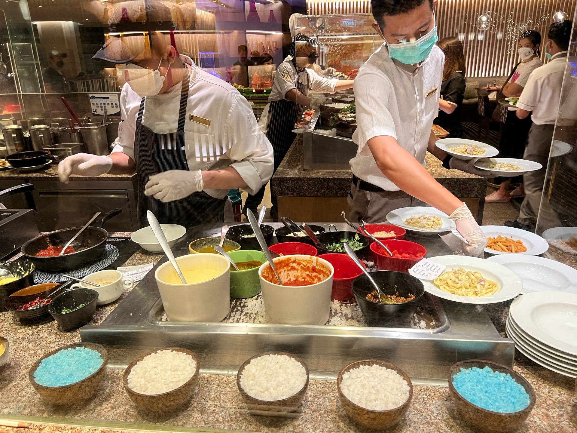 รูป NEXT2 Café โรงแรมแชงกรี-ลา - Wongnai