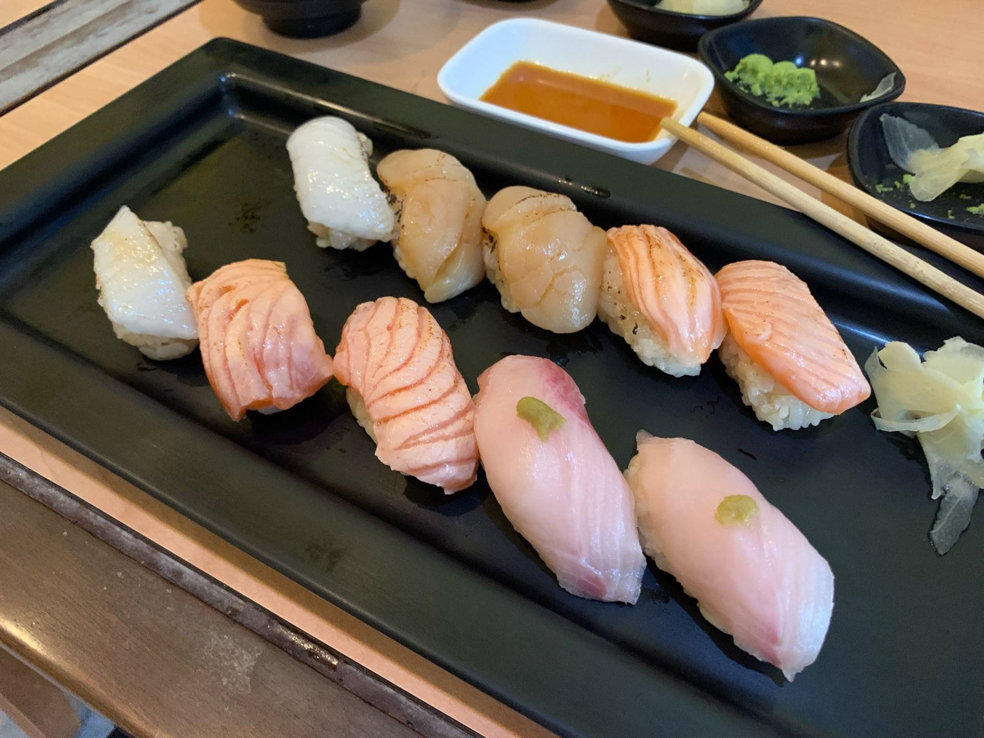 Mixed sushi • Mixed sushi ร้าน Tanaka Suisan ทองหล่อ - Wongnai