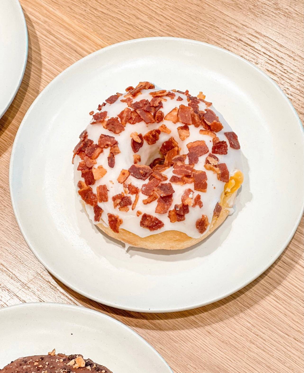 รีวิว DROP BY DOUGH EMQUARTIER 1st floor - 📍Drop by Dough สาขาเอมควอ ...