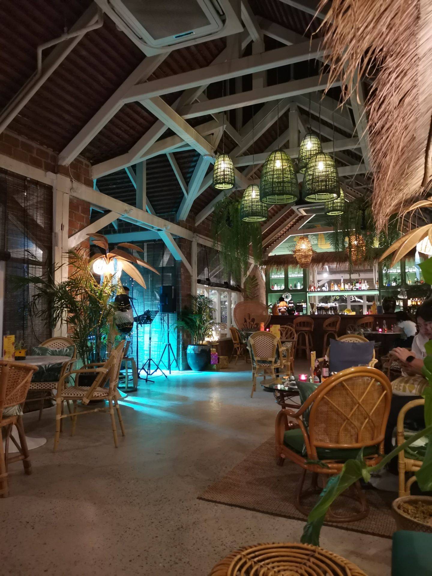 รีวิว Malo bar - บาร์ บรรยากาศดี เครื่องดื่ม ต้าชชช บริการดีเยี่ยม สบายๆ