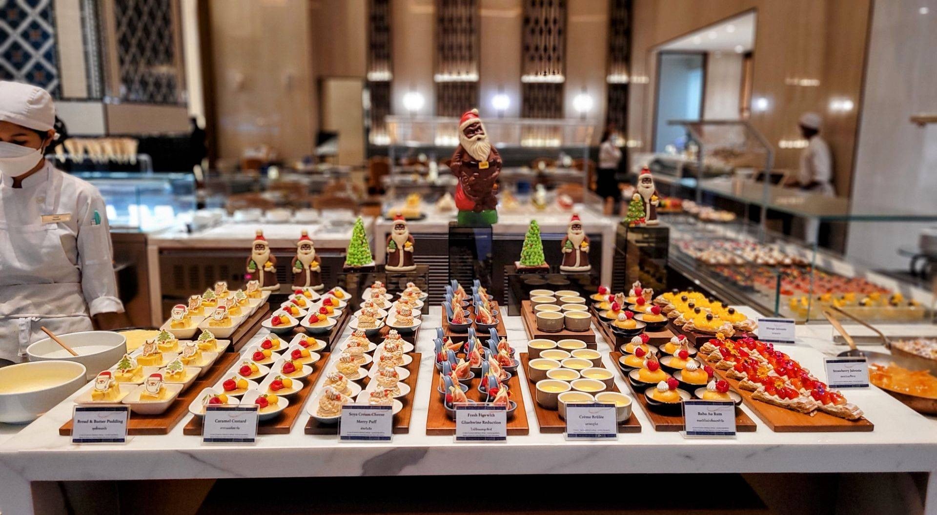Christmas Dinner Buffet ร้าน Flow Millennium Hilton Hotel