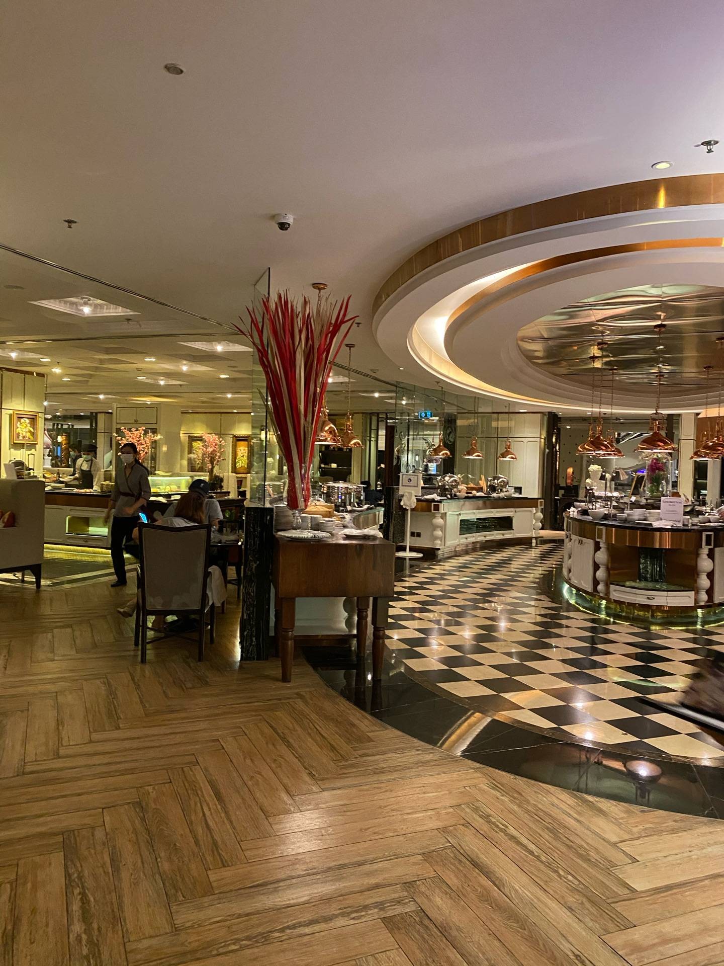 รูป Rain Tree Cafe The Athenee Hotel, Bangkok