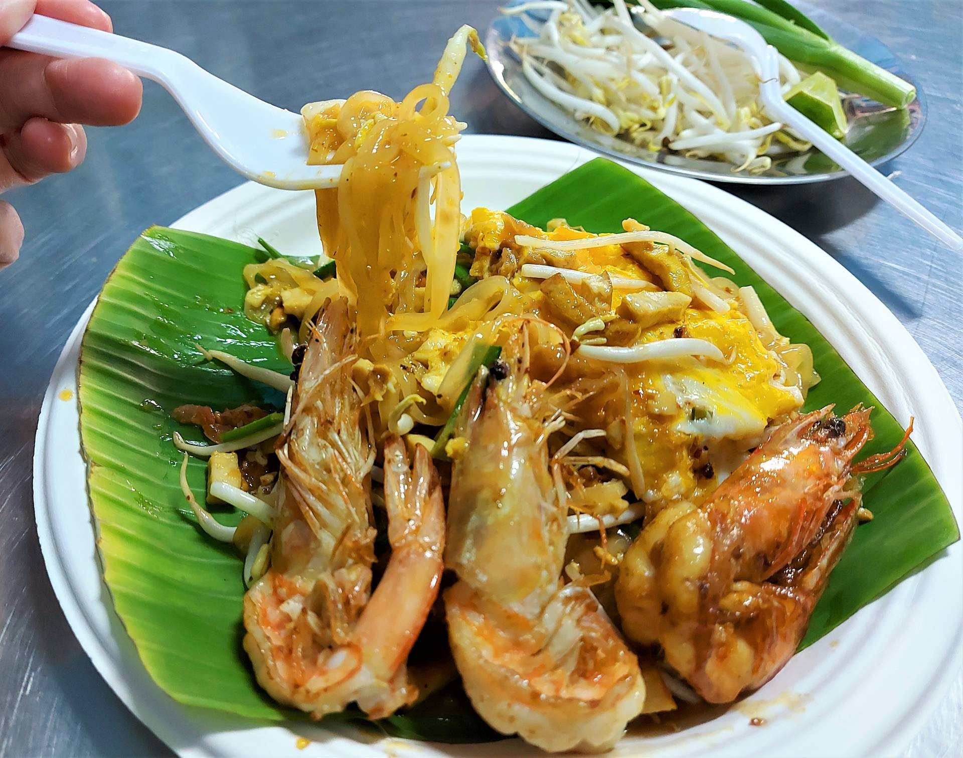 ผัดไทยกุ้งสด ร้าน สวัสดี ราชวัตร