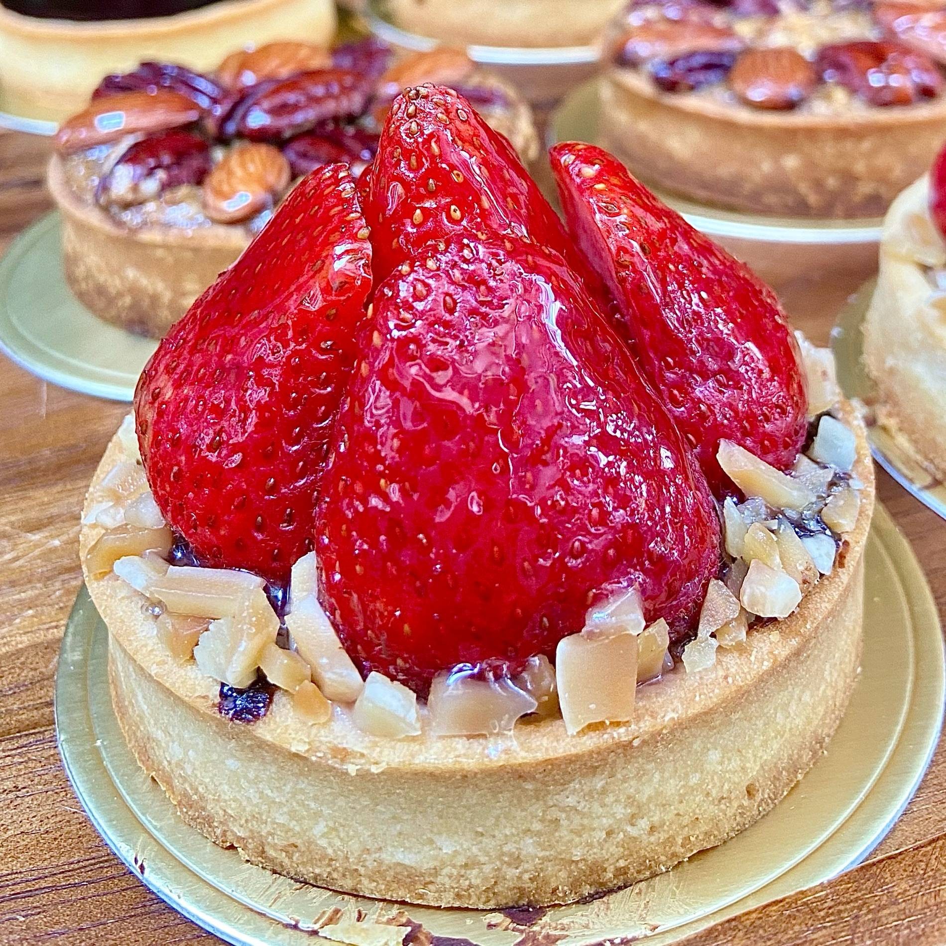 Strawberry Almond Tart • image ร้าน Choupan