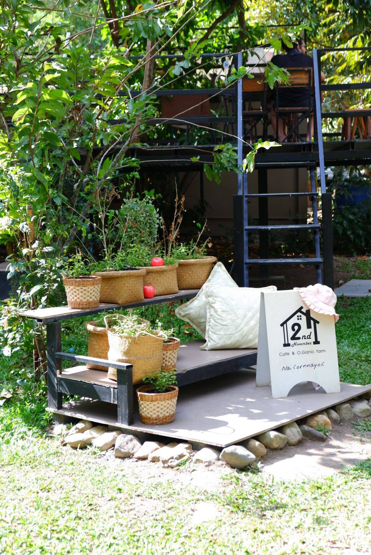 รีวิว 2nd November Cafe & O'ganic Farm - สายถ่ายรูปควรมา