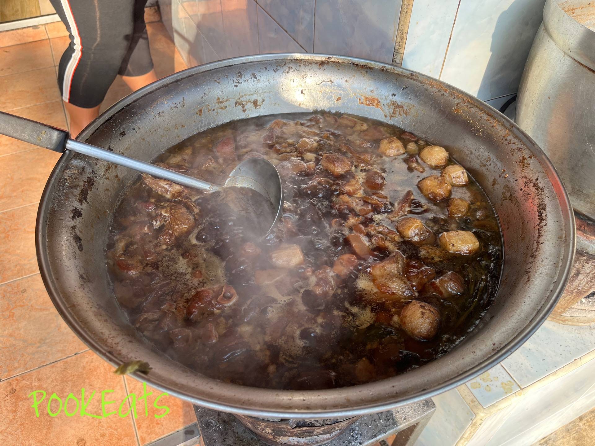 รูป หมูกรอบนายไซ ประชาชื่น - Wongnai