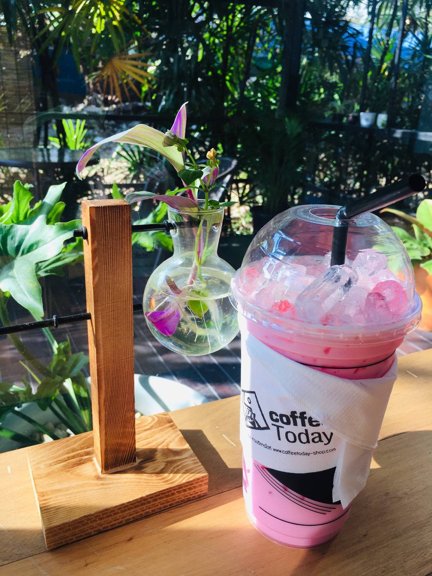 รีวิว CoffeeTodayสี่แยกมาบตาพุด - เครื่อมดื่มคือดีย์ ขนมคือฟินน์ ถูกใจ พนักงานเป็นกันเองมากมาก