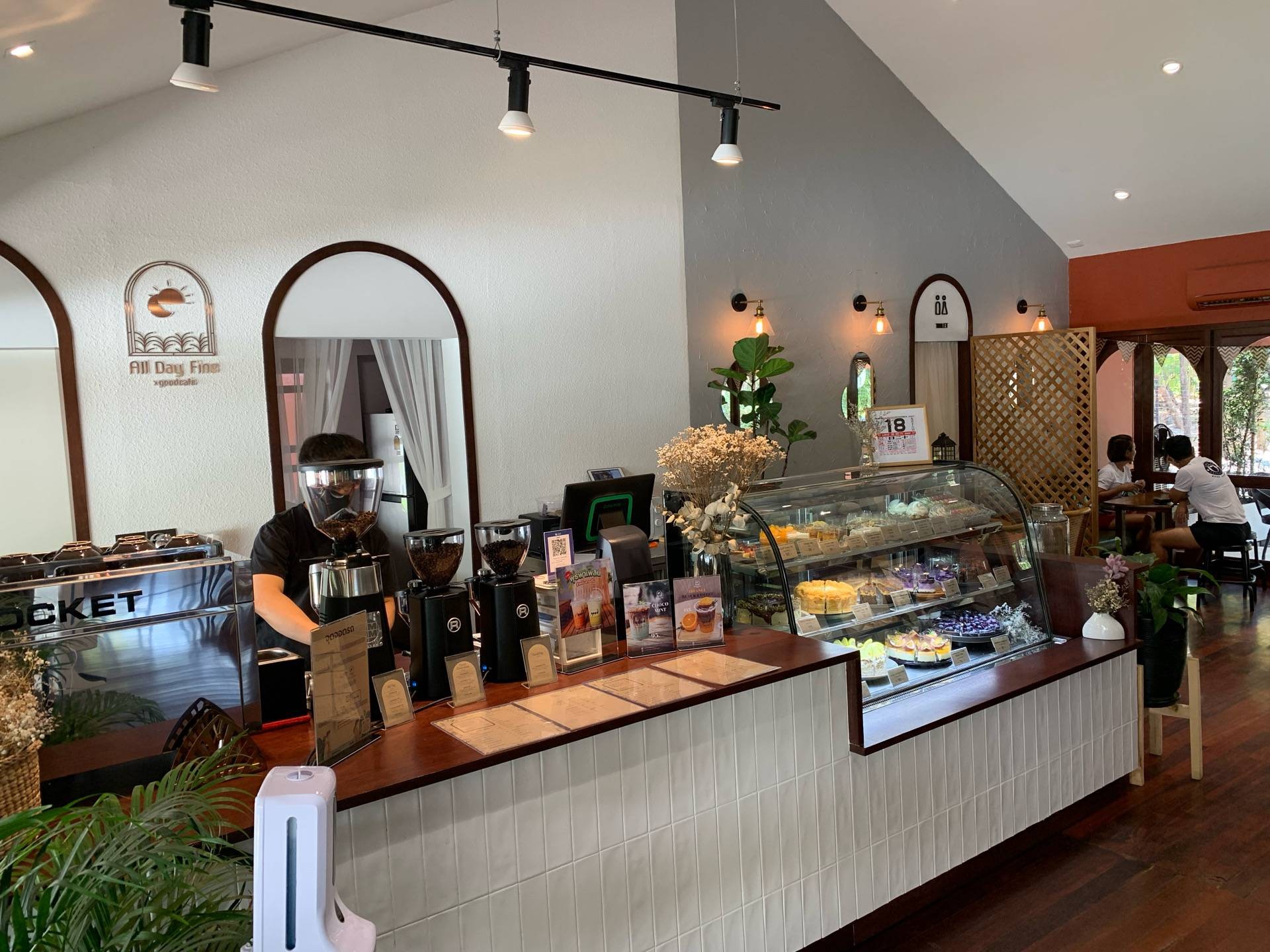รูป All Day Fine x Good Cafe