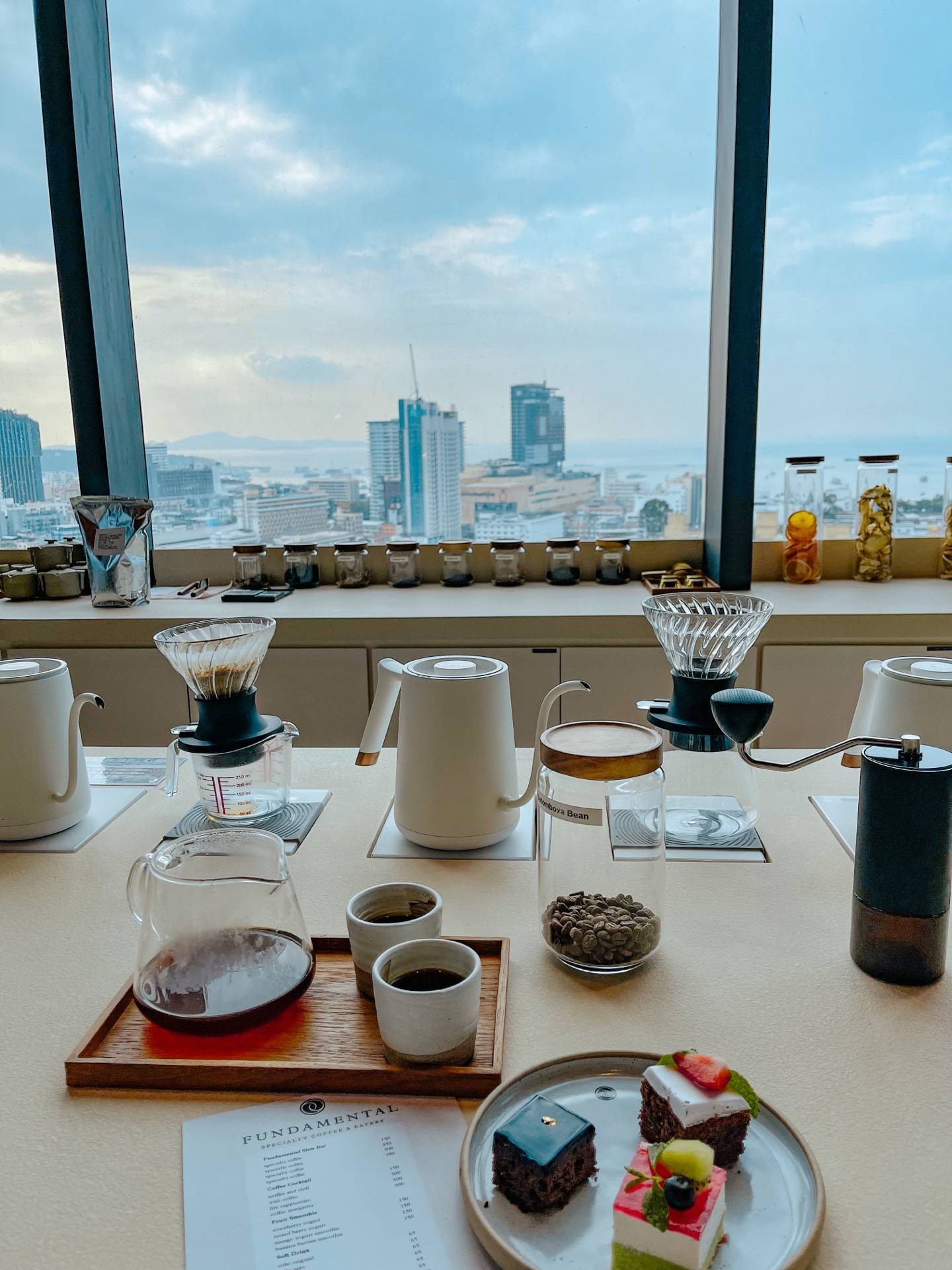 รูป Fundamental Specialty Coffee And Eatery Arbour Hotel and Residence ...