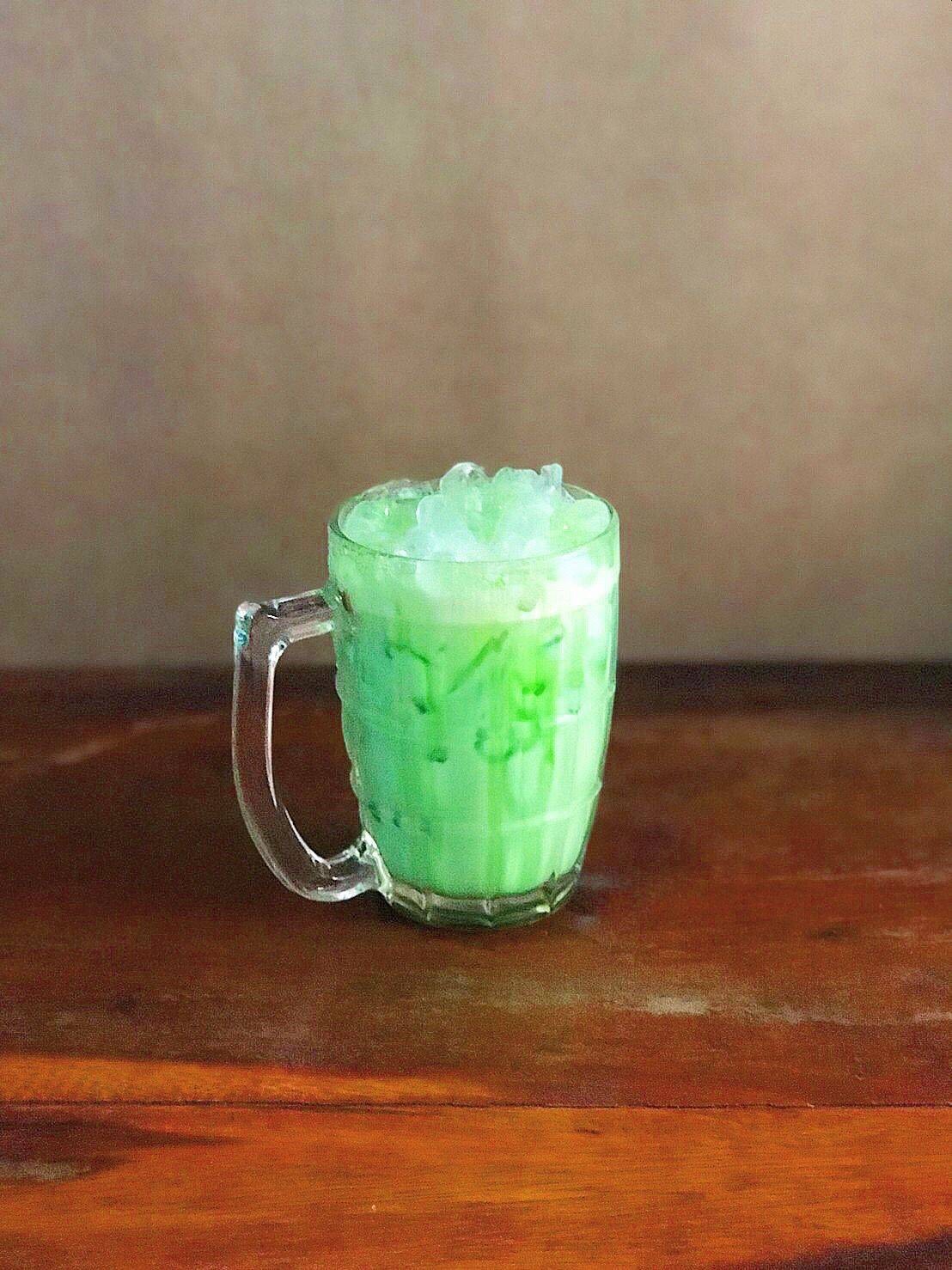 นมเขียว • image ร้าน Yuwaree coffee shop