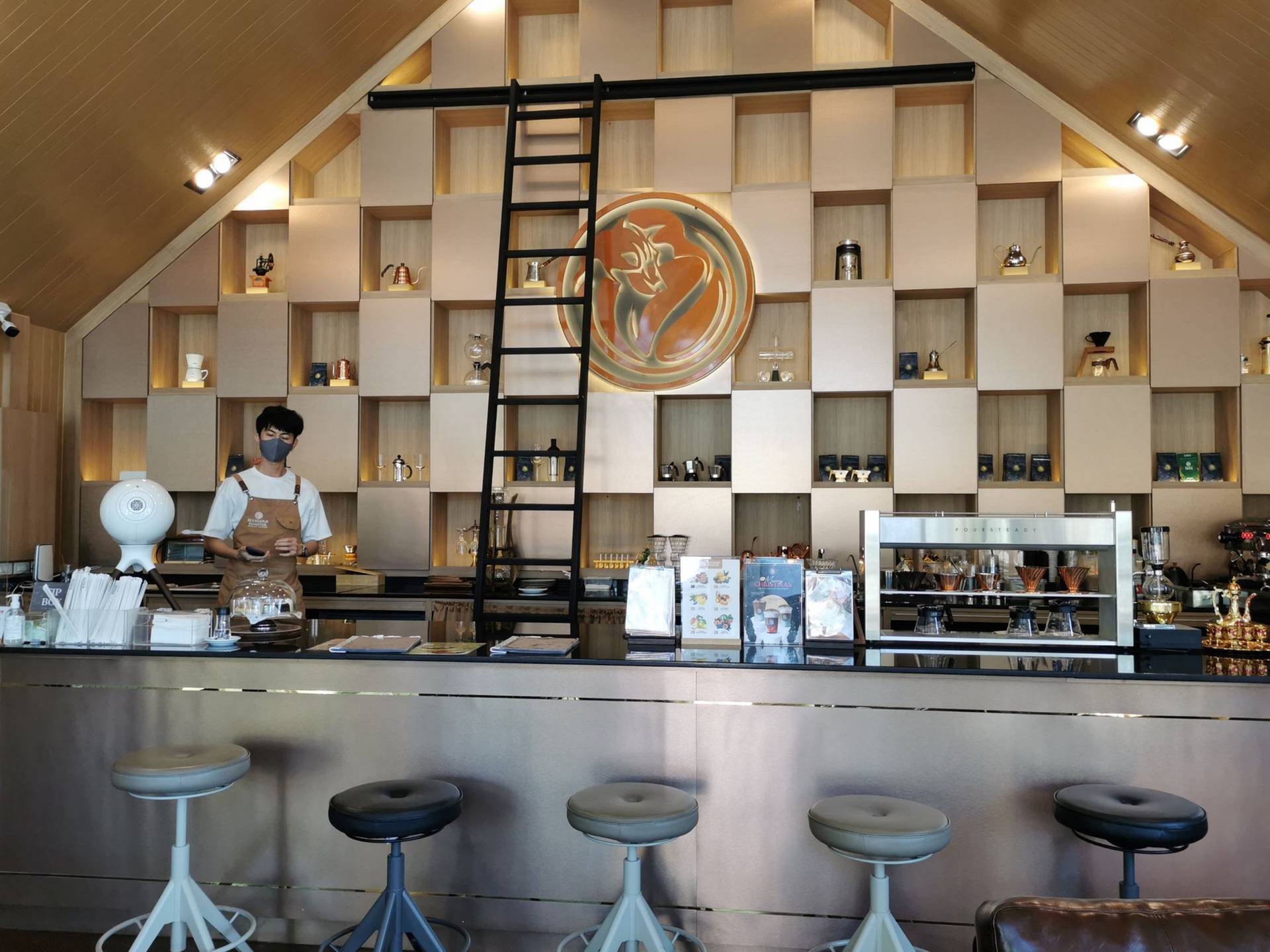 รูป กาแฟขี้ชะมด Bluegold Roaster Coffee เลียบทางด่วนเอกมัย-รามอินทรา