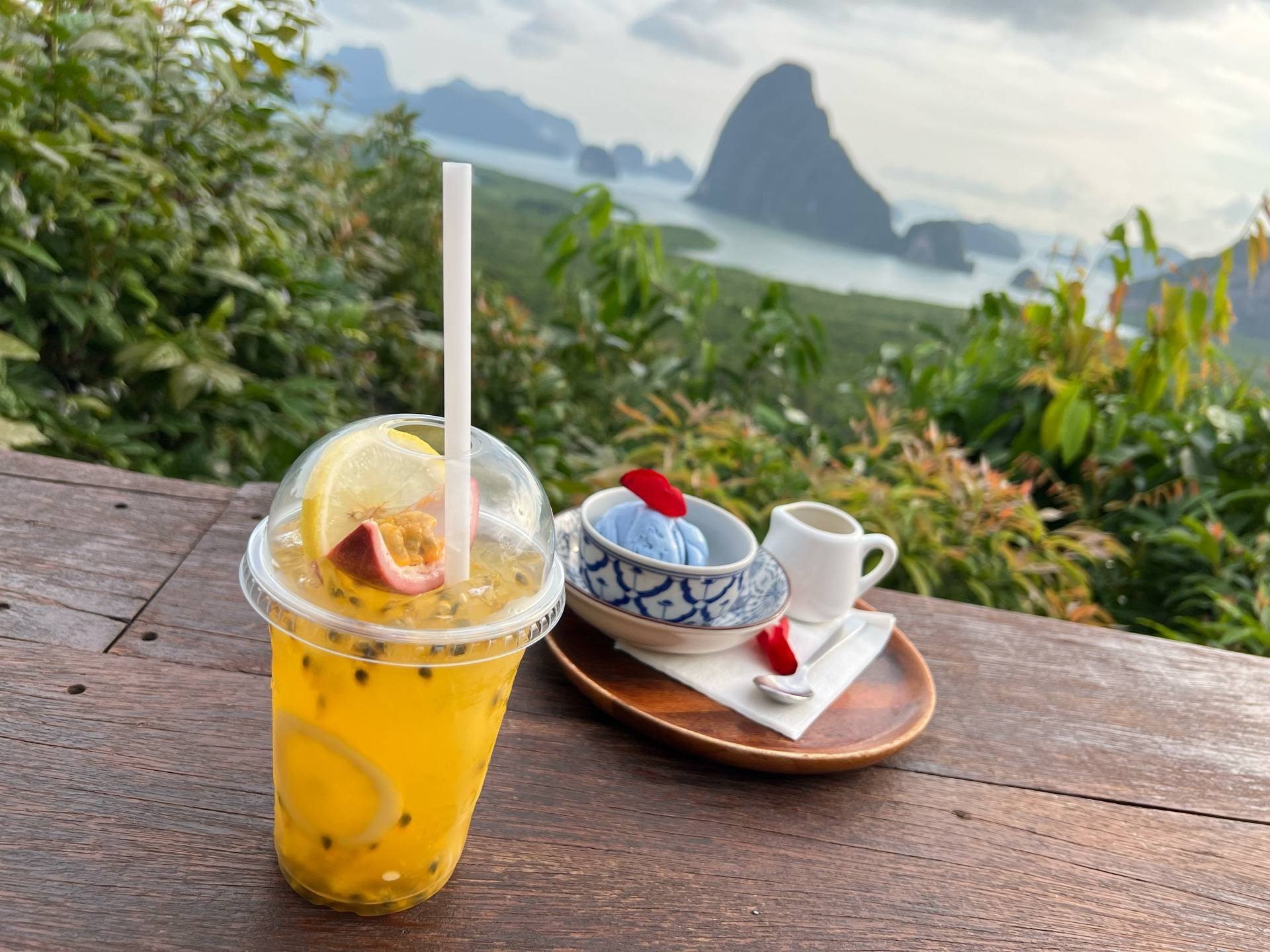 รีวิว Bay View Cafe เสม็ดนางชีบูทีค - เครื่องดื่มหลักร้อย วิวหลักล้าน