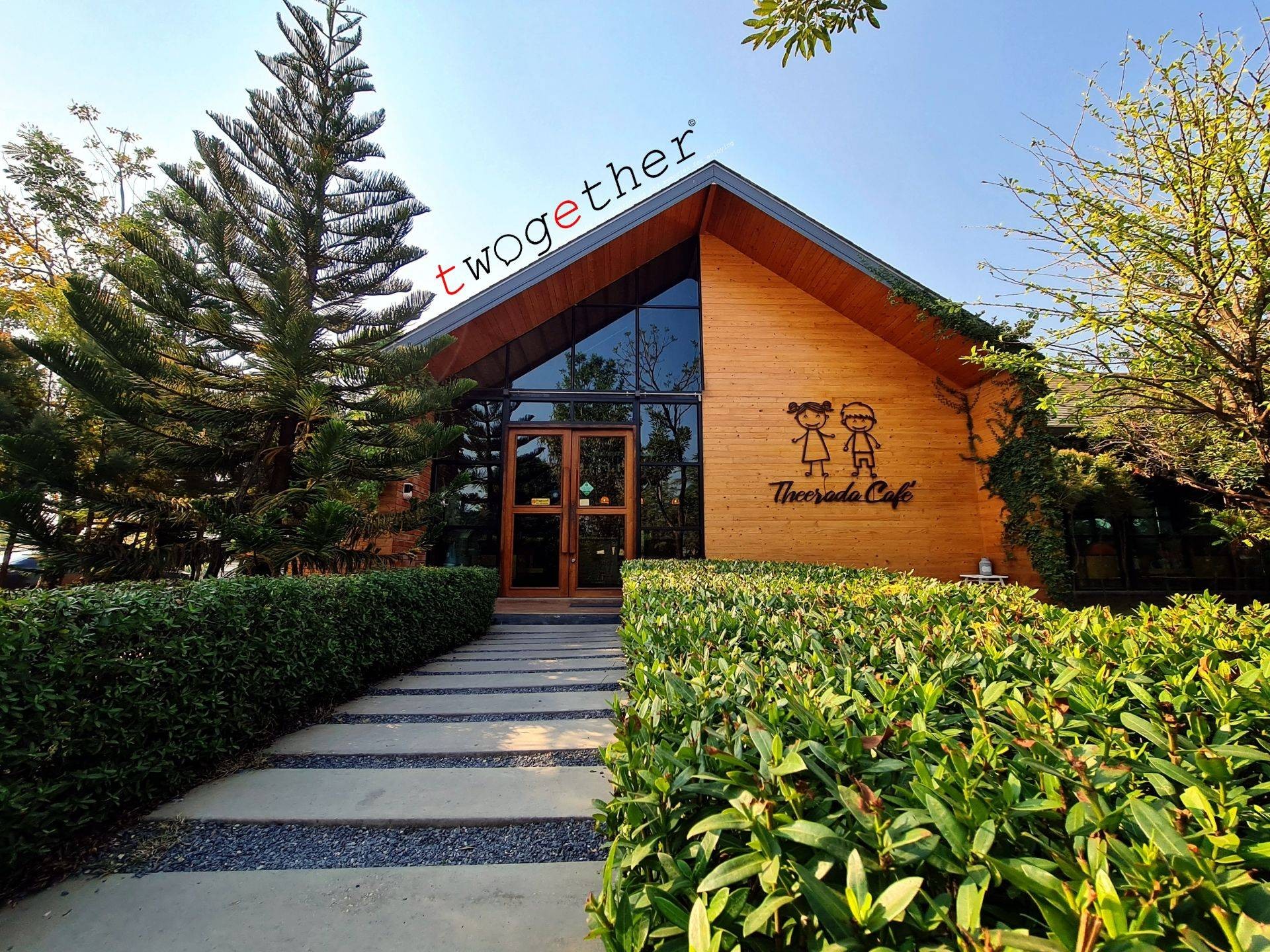 รีวิว Theerada Cafe - คาเฟ่บรรยากาศกลางนา...ต้องมาแล้ววว