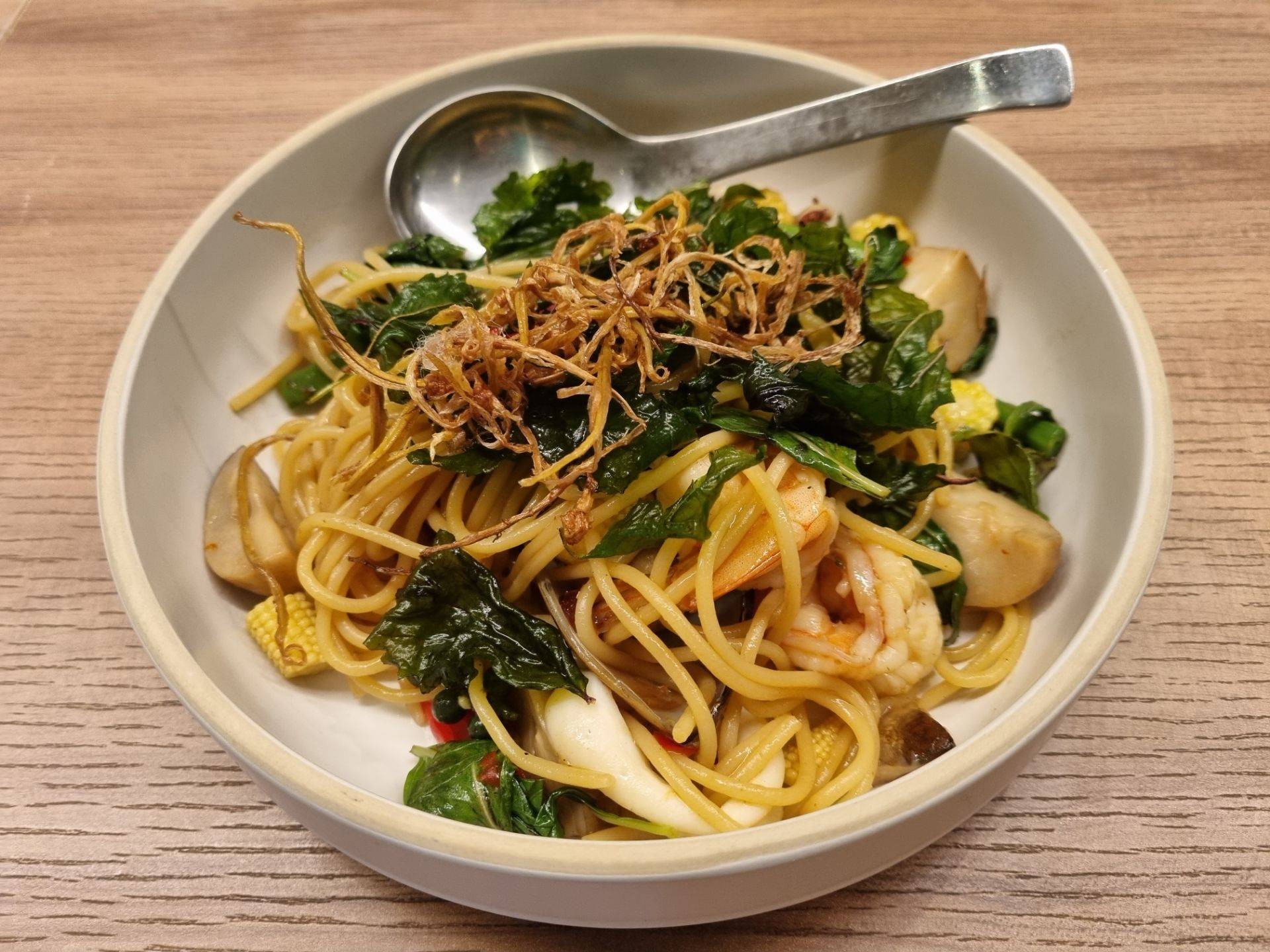 สปาเก็ตตี้ขี้เมาทะเล ร้าน Kinlenn Eatery & Play Ari