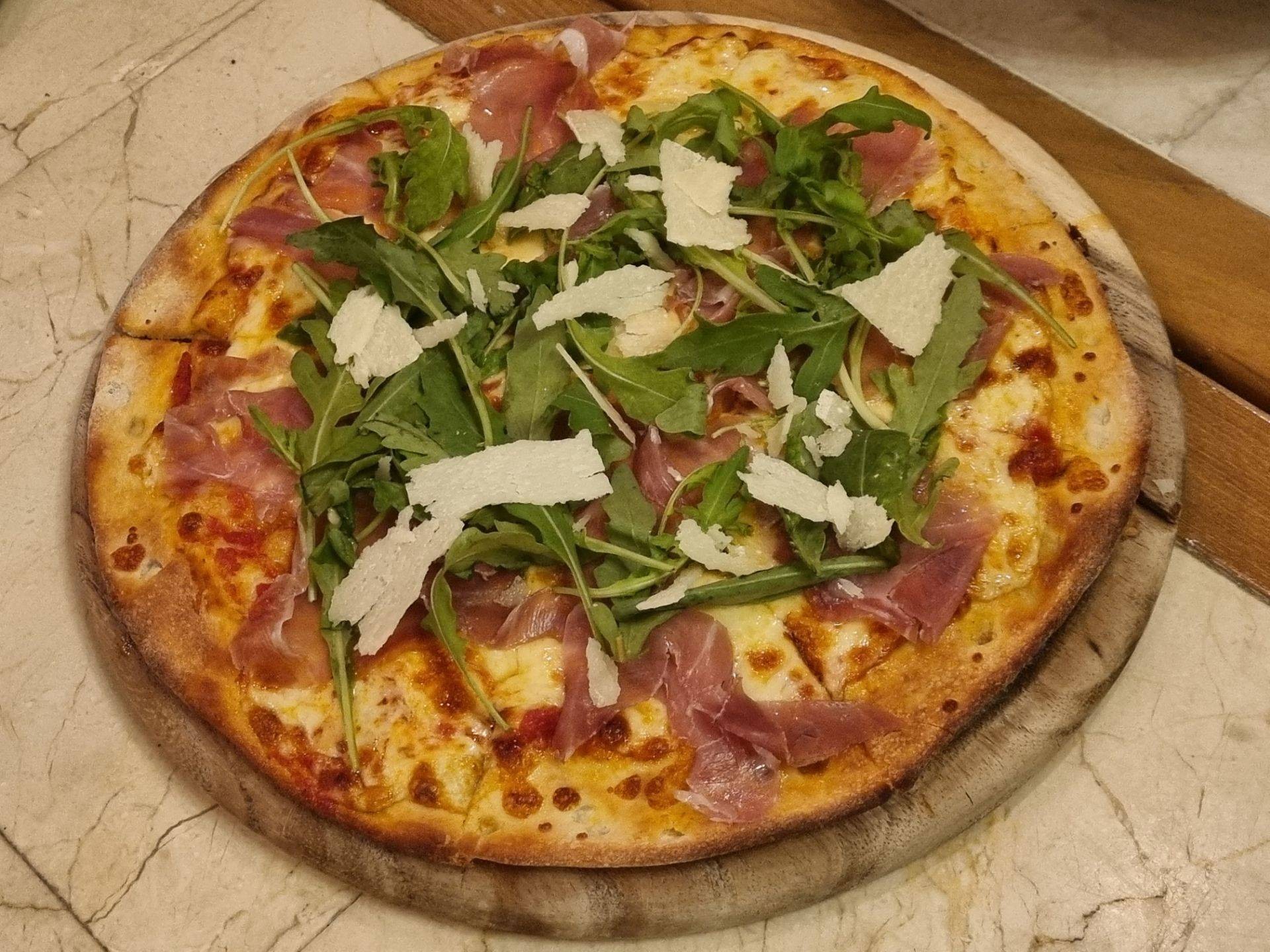 Pizza Parma Ham & Rocket ร้าน No. 43 Italian Bistro กรุงเทพฯ - Wongnai