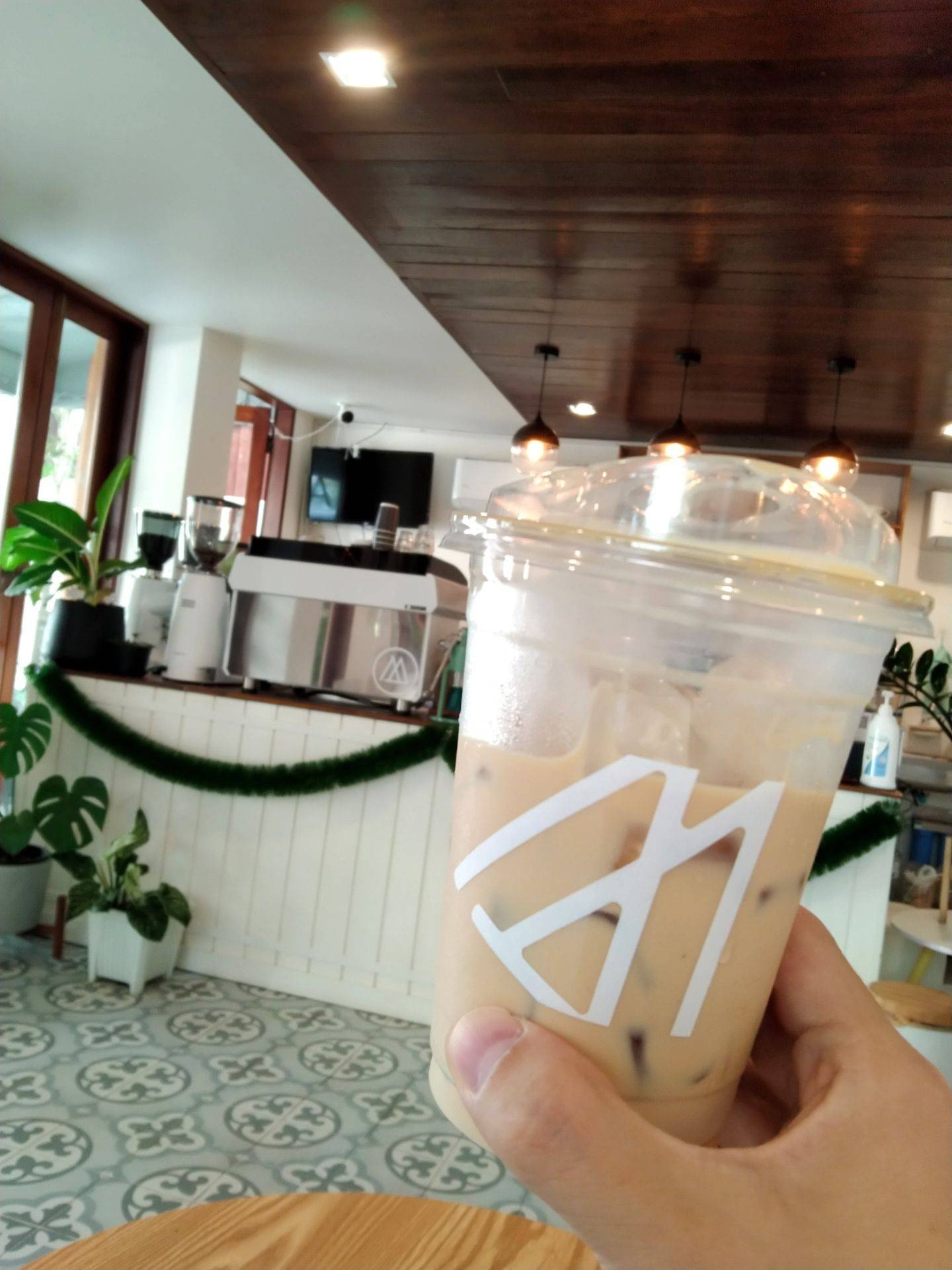 Iced Latte | ลาเต้ • ลาเต้เย็น เมล็ดกาแฟปางขอน ละมุน~~ ร้าน ADAPT ...