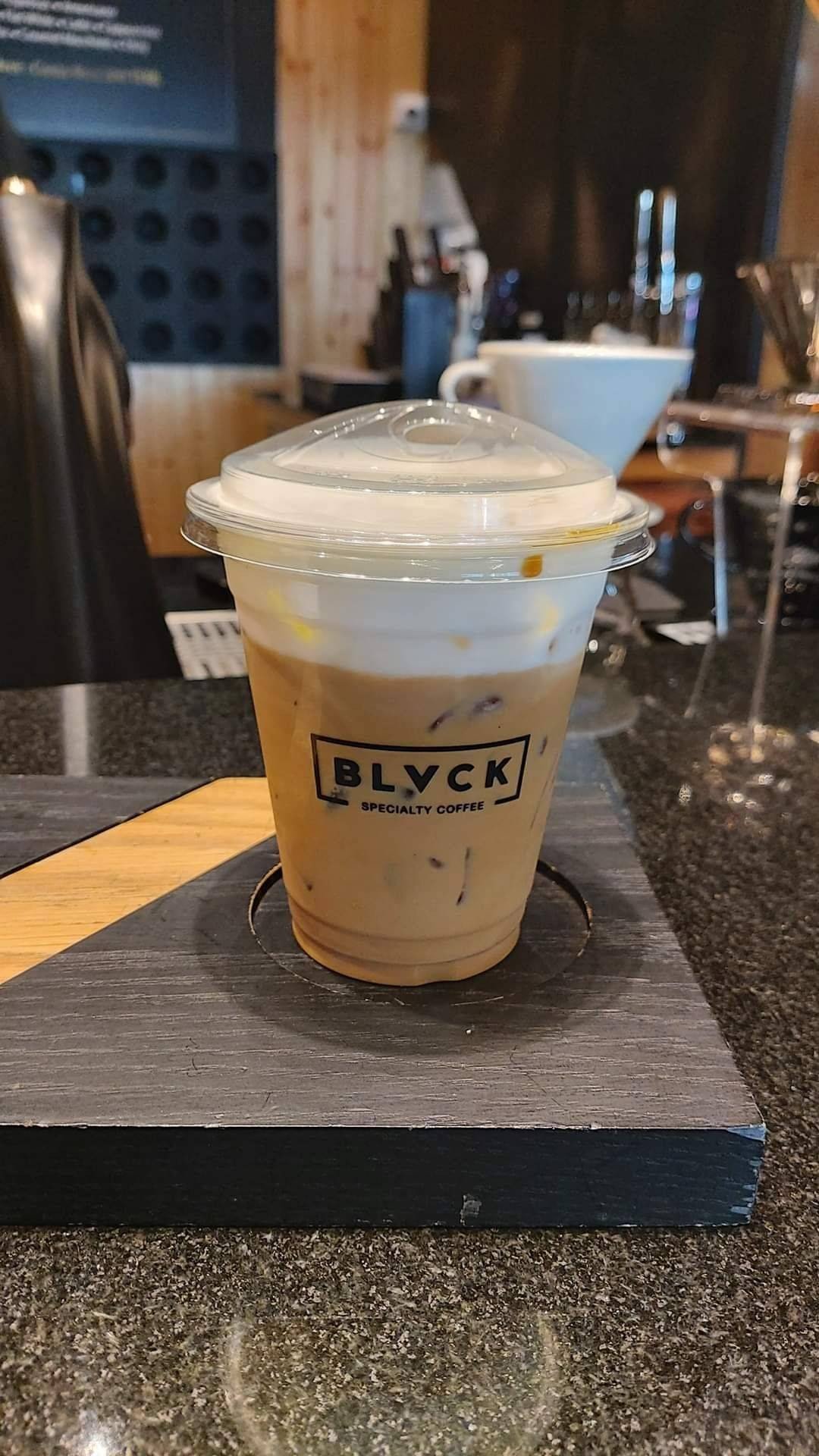 รีวิว BLACK (Black Specialty Coffee & Slow bar) โครงการ เดอะ ฮับ พหลฯ อารีย์ - ร้านกาแฟ BLVCK ...