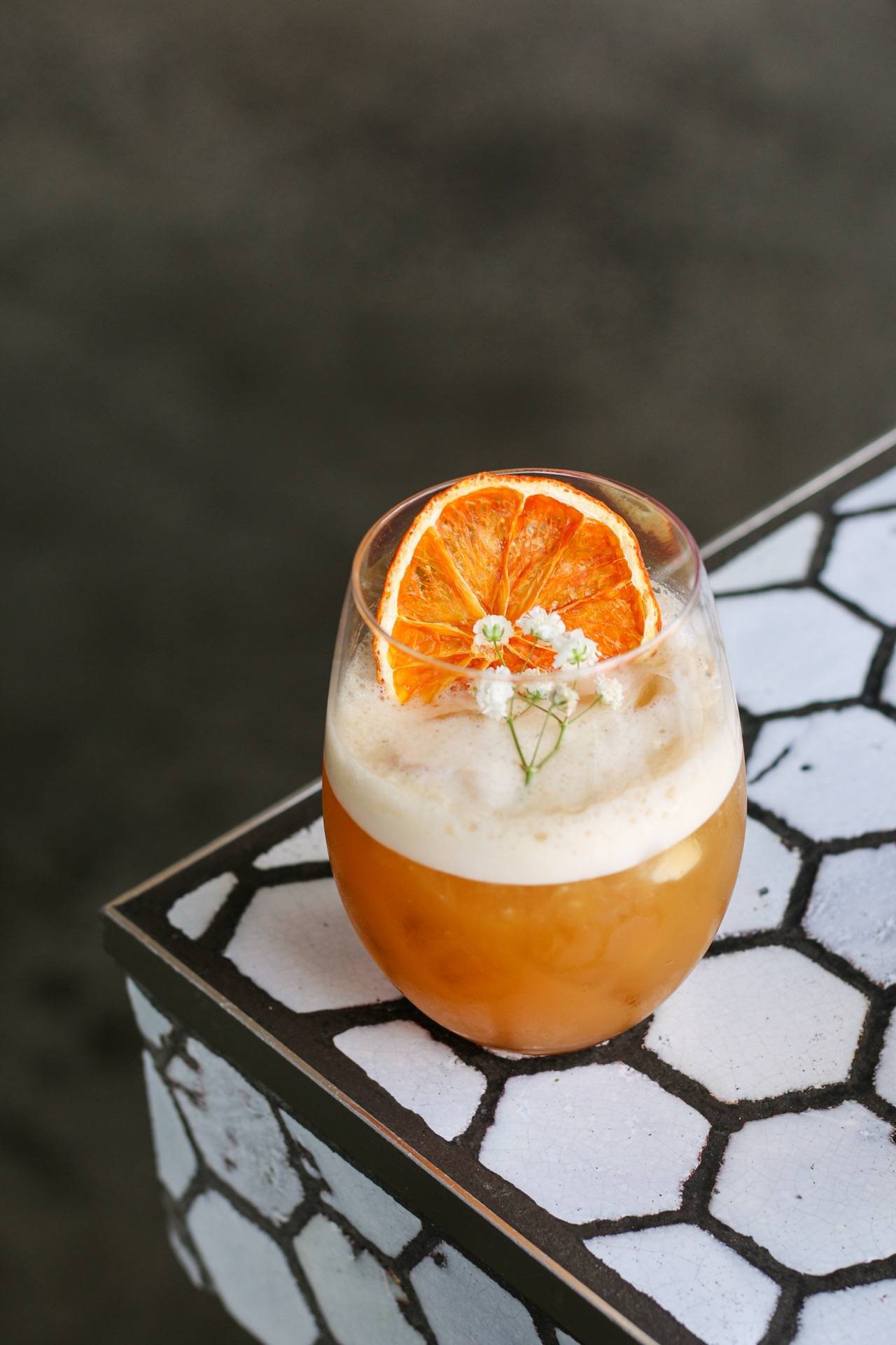 รีวิว Abacus Bar & Kitchen - Amazing and spacious interior, delicious ...