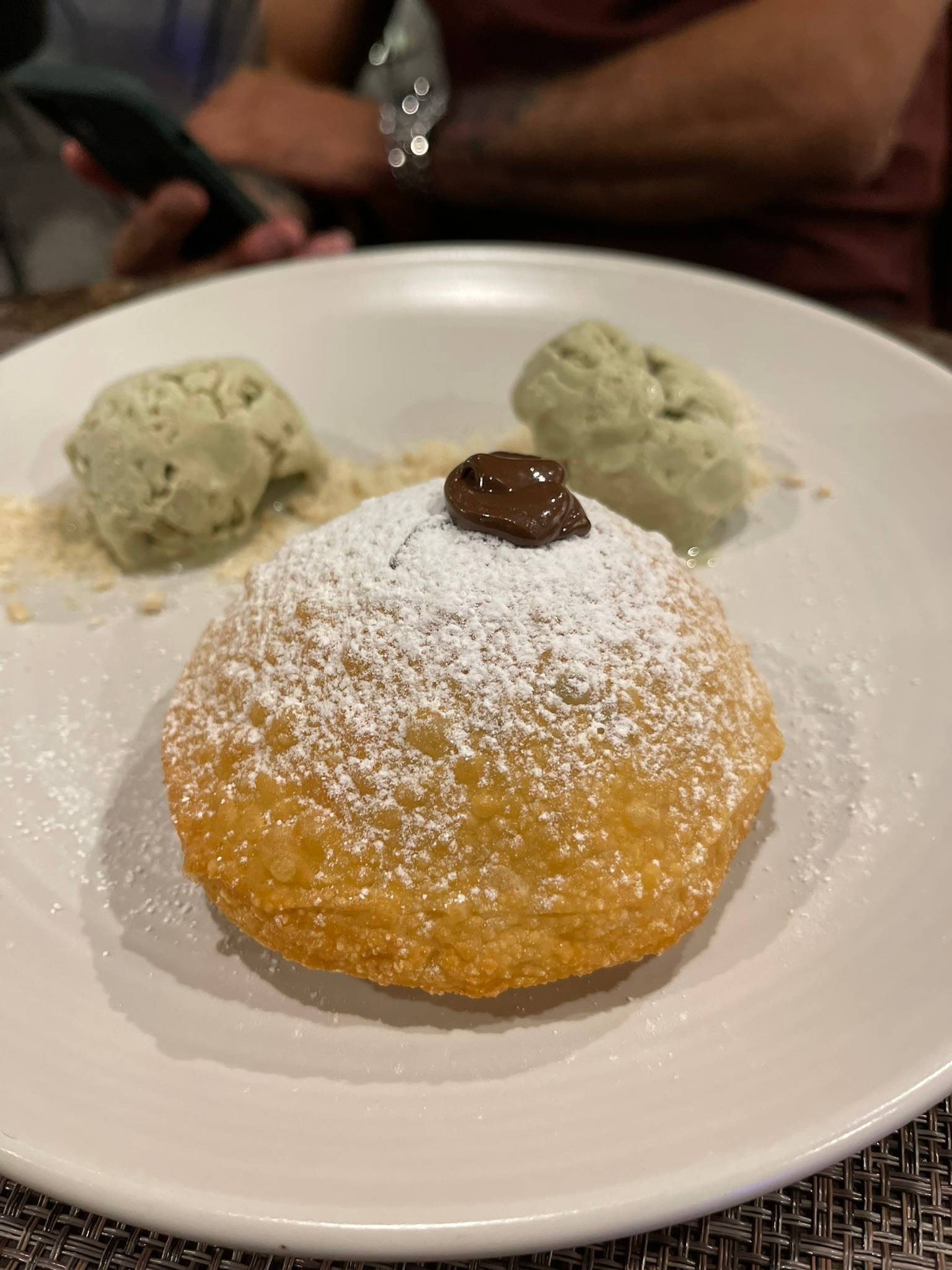 รีวิว The Mona Bar and Restaurant