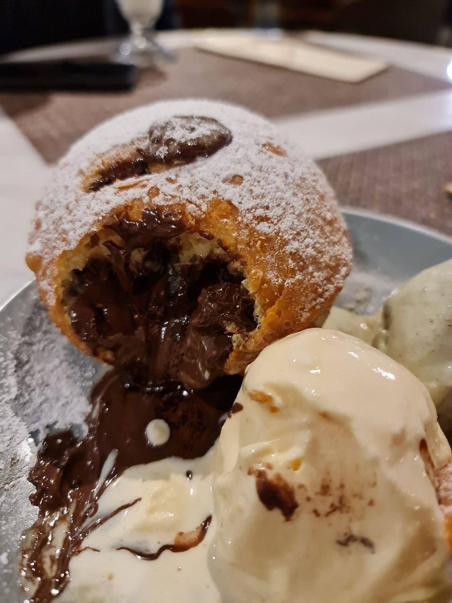 รีวิว The Mona Bar and Restaurant - Very good