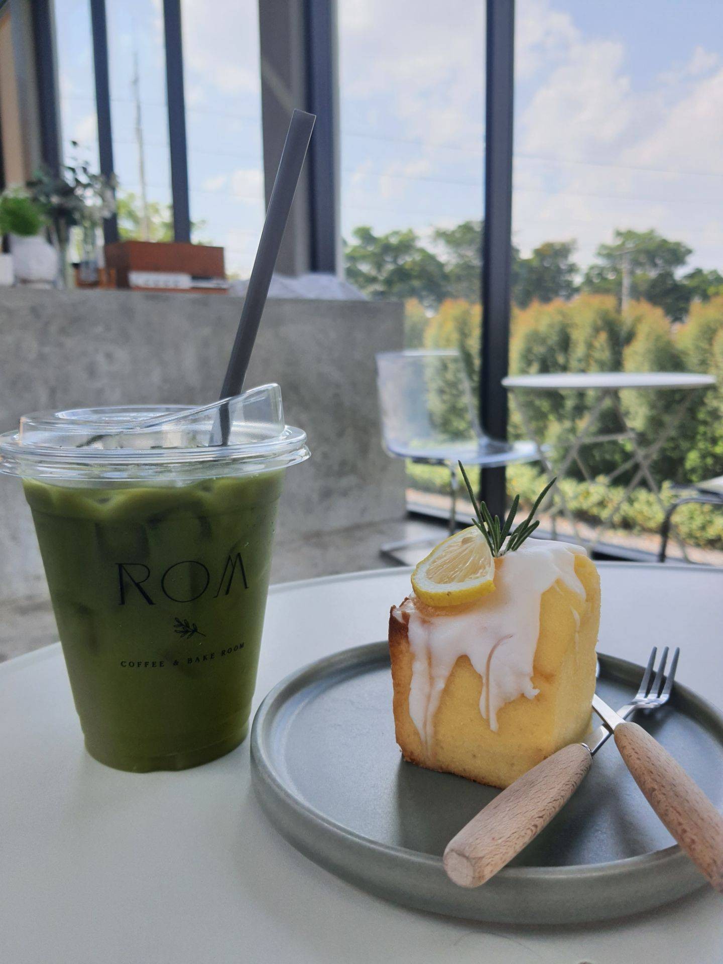 มัจฉะยูสุ ร้าน ROM Coffee & Bake Room