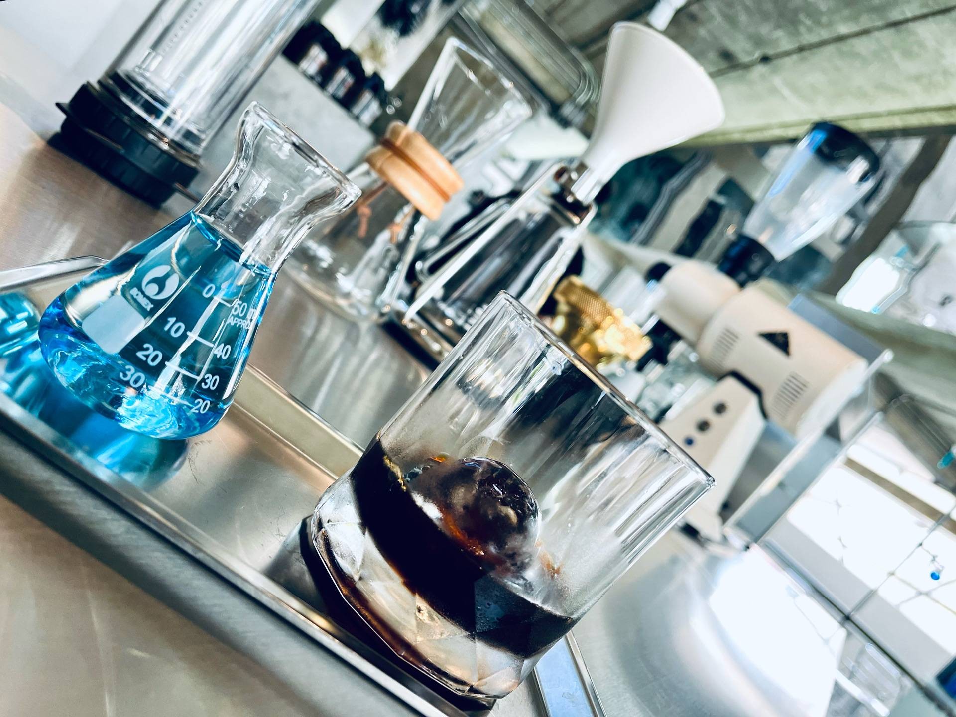 รีวิว POUR OVER LAB SPECIALTY COFFEE ร้านกาแฟ เพชรเกษม 31 - อธิบายไม่ ...