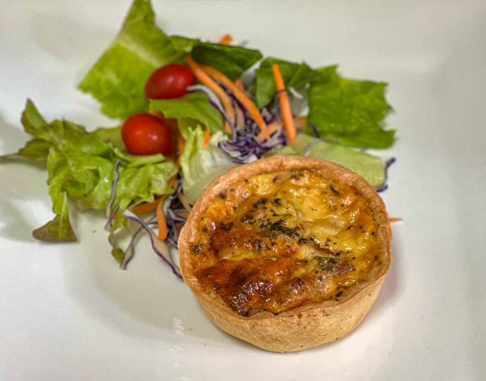 Quiche Lorraine (120) • -มื้อเช้าของเรานี่ “คีชลอเรน”อบอุ่นๆหอมกรุย ...