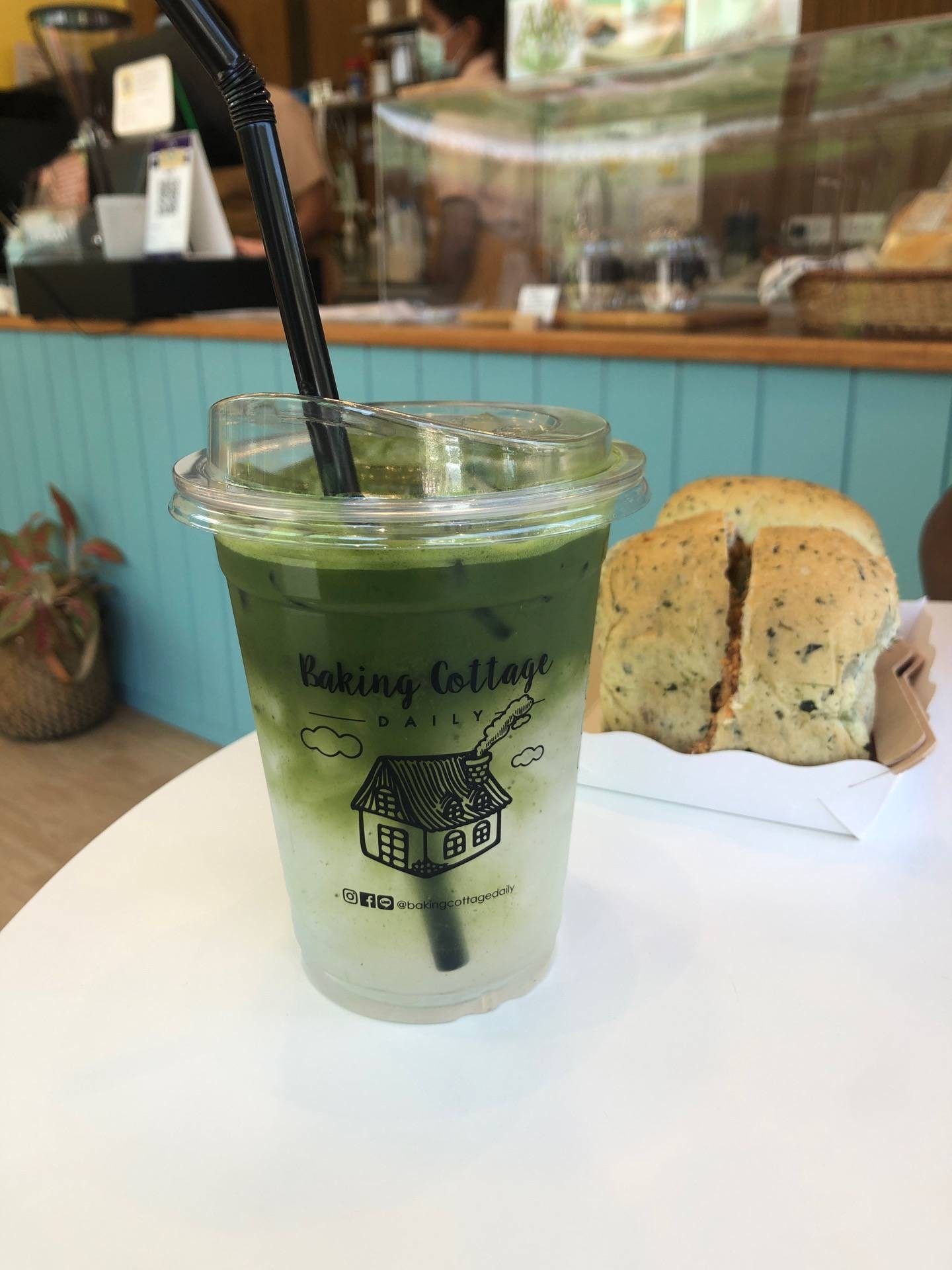 มัจฉะมะพร้าวน้ำหอม ร้าน Baking Cottage Daily