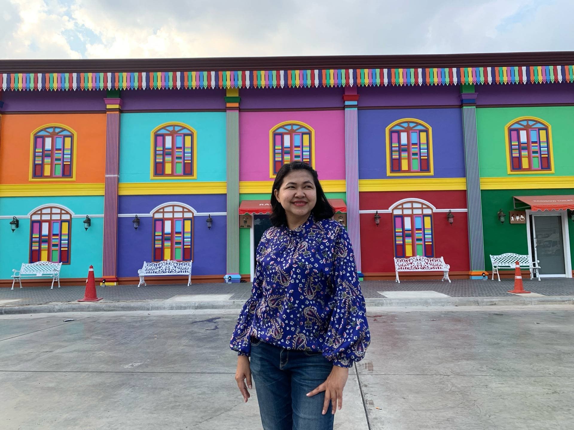 รูป Rainbow toilet