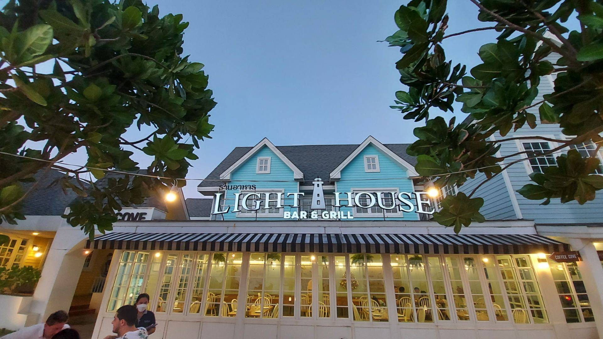 รีวิว Light House Bar&Grill - Pizza อร่อย มาทานตอนพระอาทิตย์กำลังตกดิน