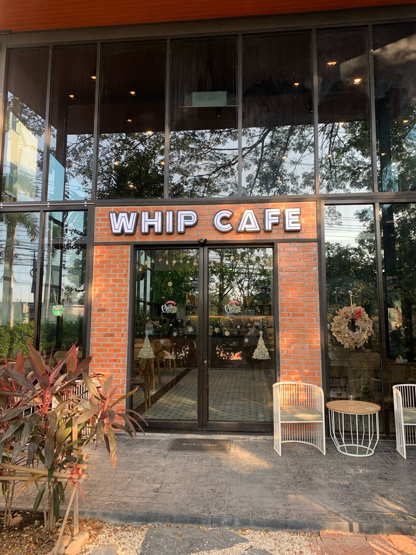 รูป WHIP CAFE Bangsaen