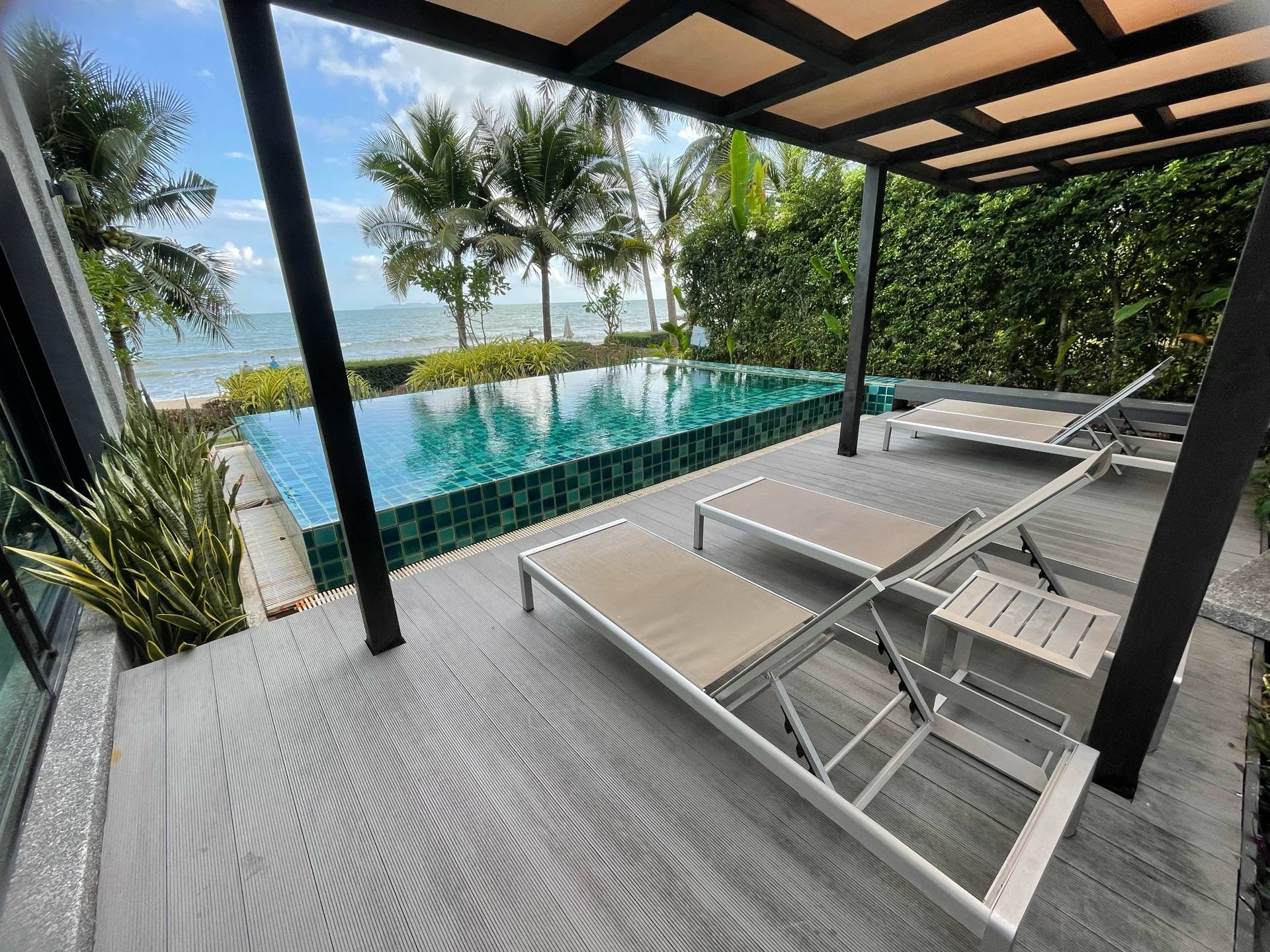 รูป SEAnery beach Resort ซีเนรี่ บีช รีสอร์ท