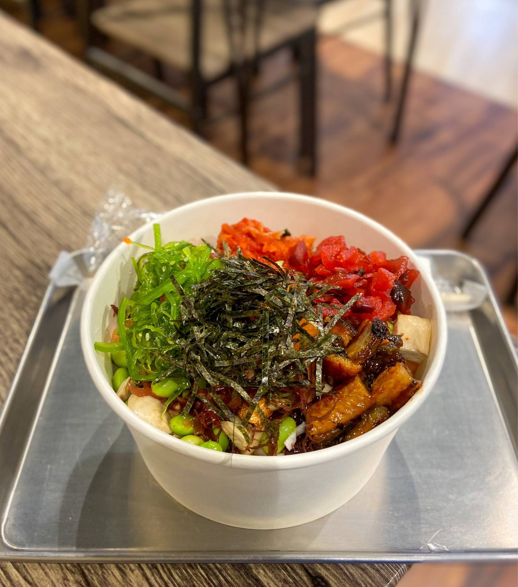รีวิว POKE ME Ladprao - อร่อยง่ายๆ สะดวก พนักงานบริการดี