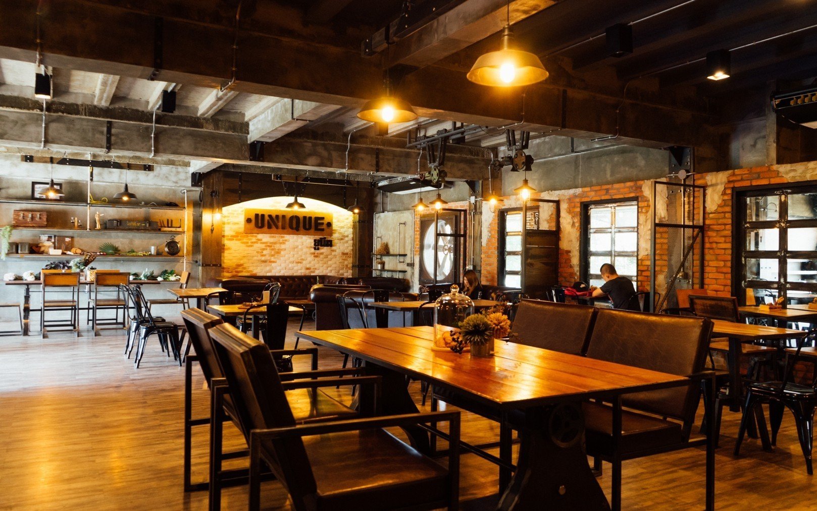 Unique Cafe คาเฟ่สุดคลาสสิก กาแฟดี ขนมโดดเด่น มุมถ่ายรูปเพียบ!