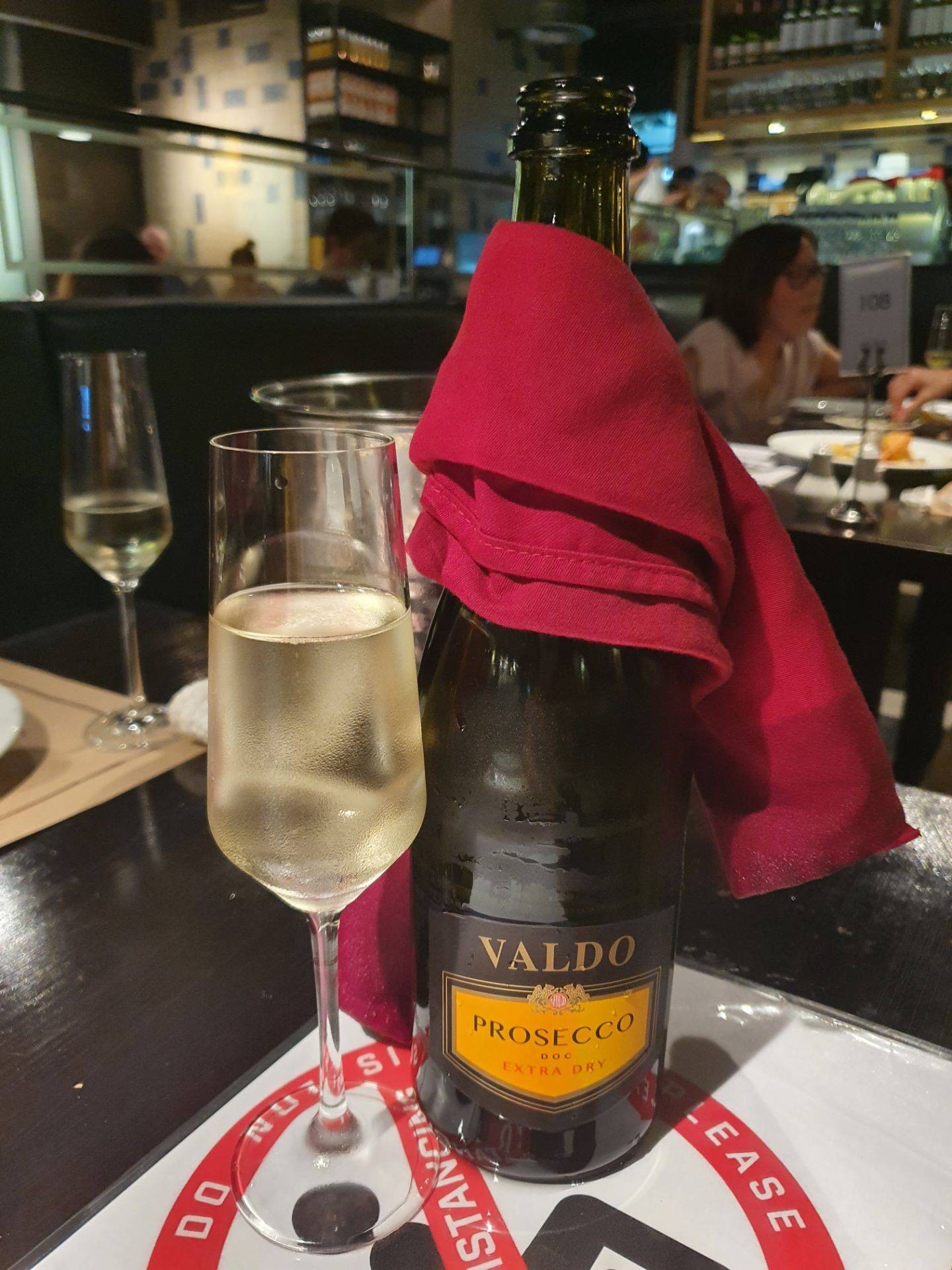 รีวิว Wine Connection Silom Complex - วันที่อยากจะดื่มไวน์ และหาอะไรไปด้วย ก็ต้องมา