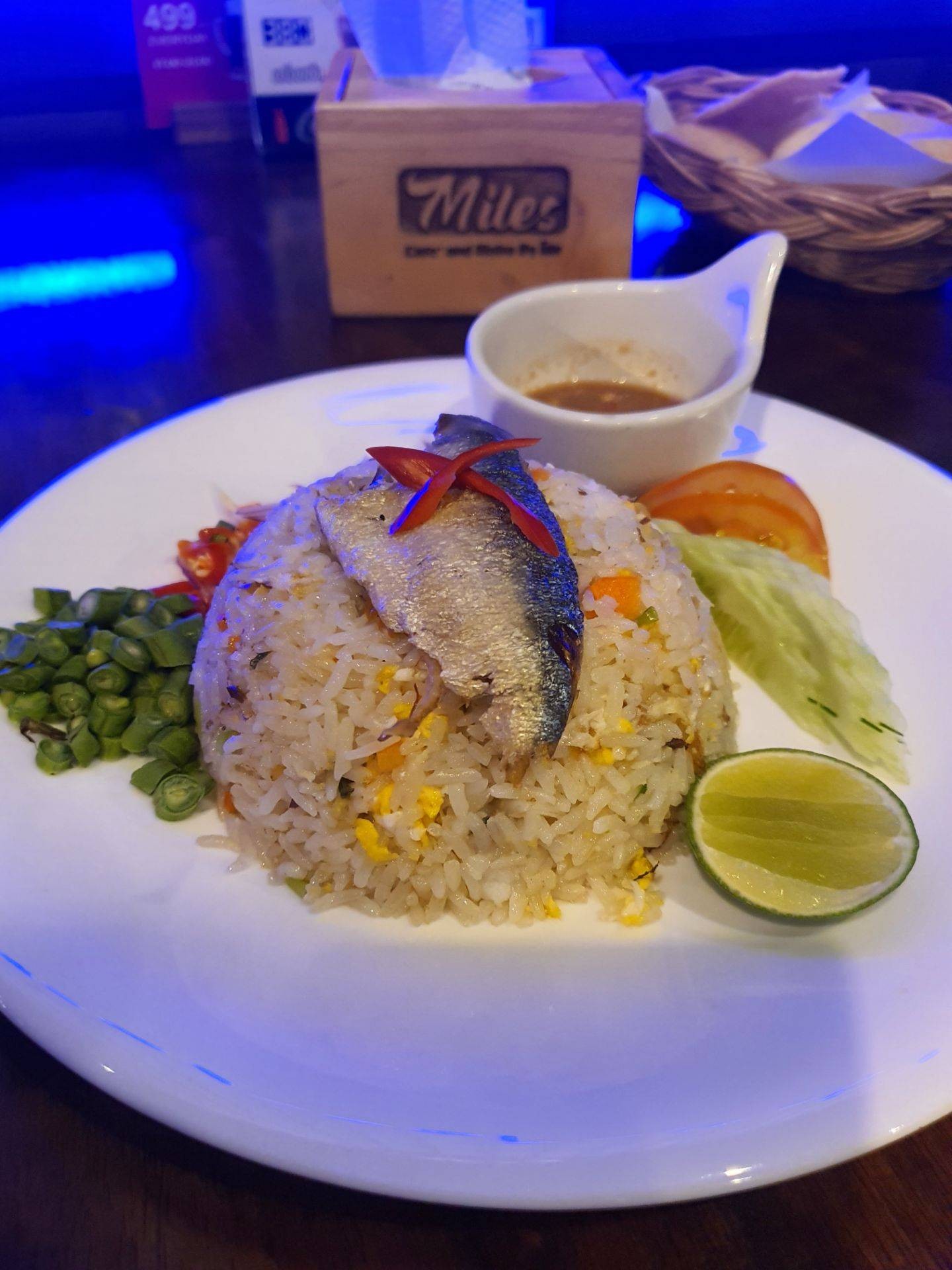 ข้าวผัดน้ำพนิกปลาทู ร้าน Miles Cafe' Buriram