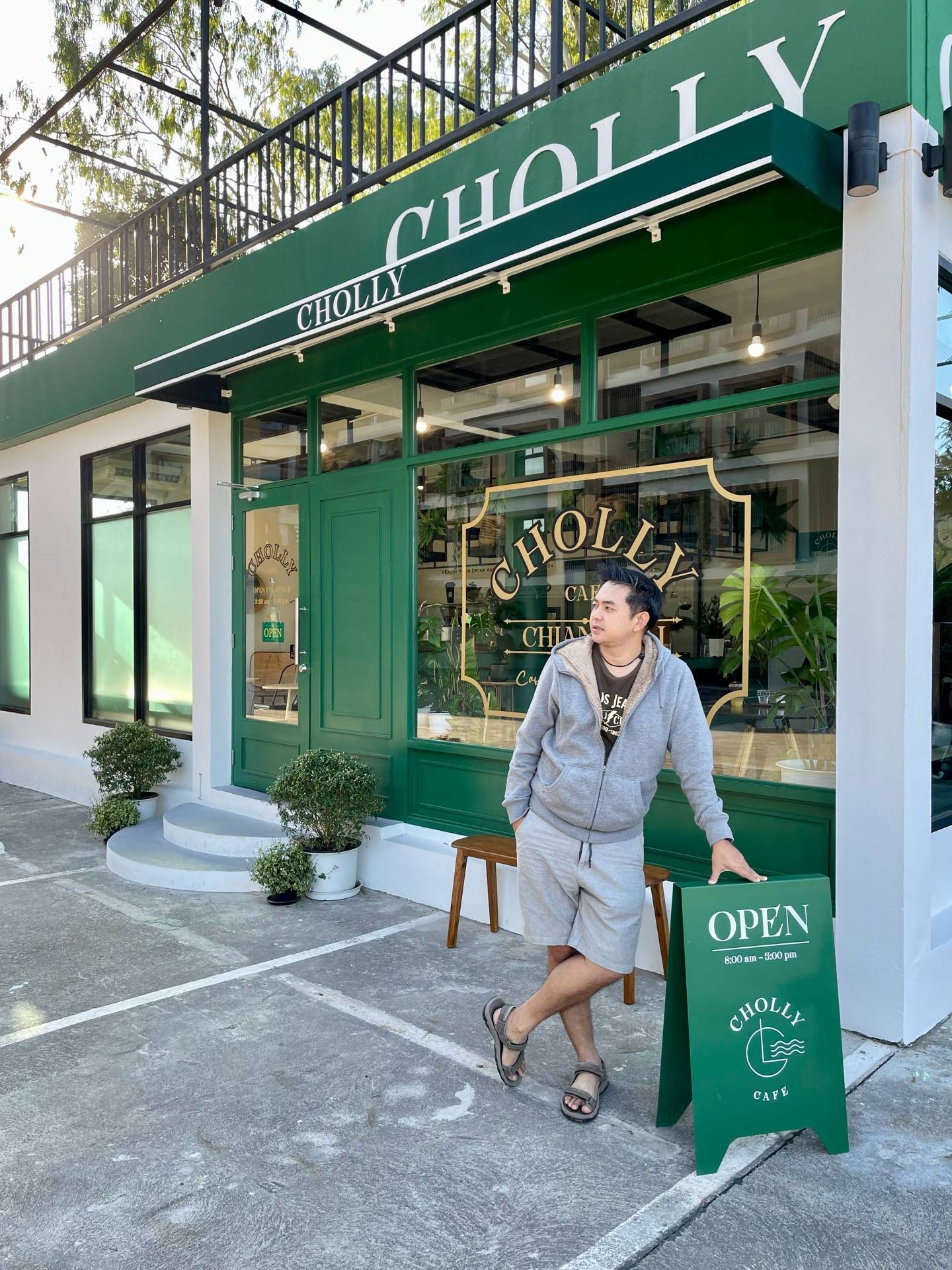 รีวิว Cholly Cafe (ชลลี่ คาเฟ่) - คาเฟ่สีเขียวแถวคันคลอง700ปี